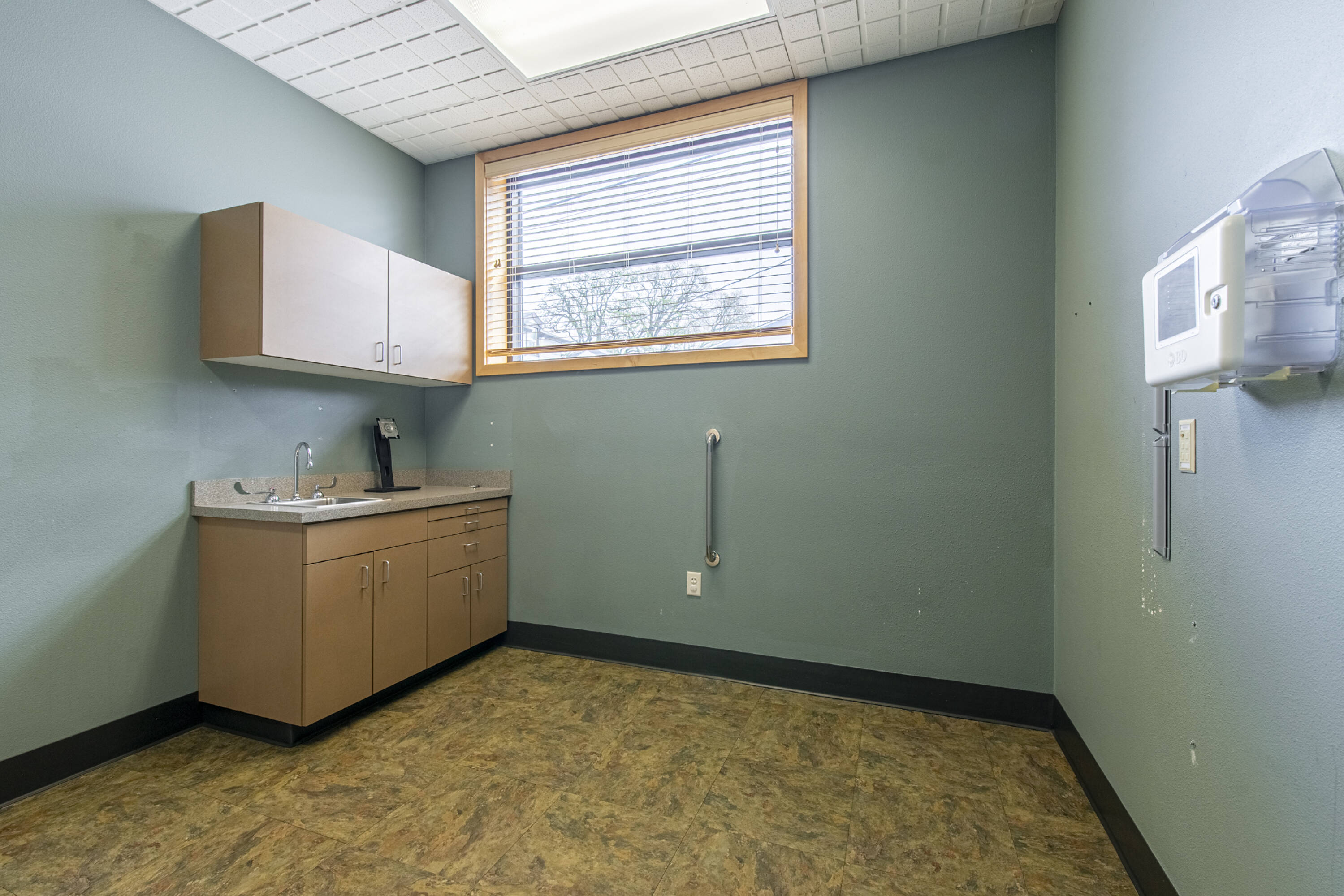 966 12th St SE, Salem, OR 97302 | Crexi.com