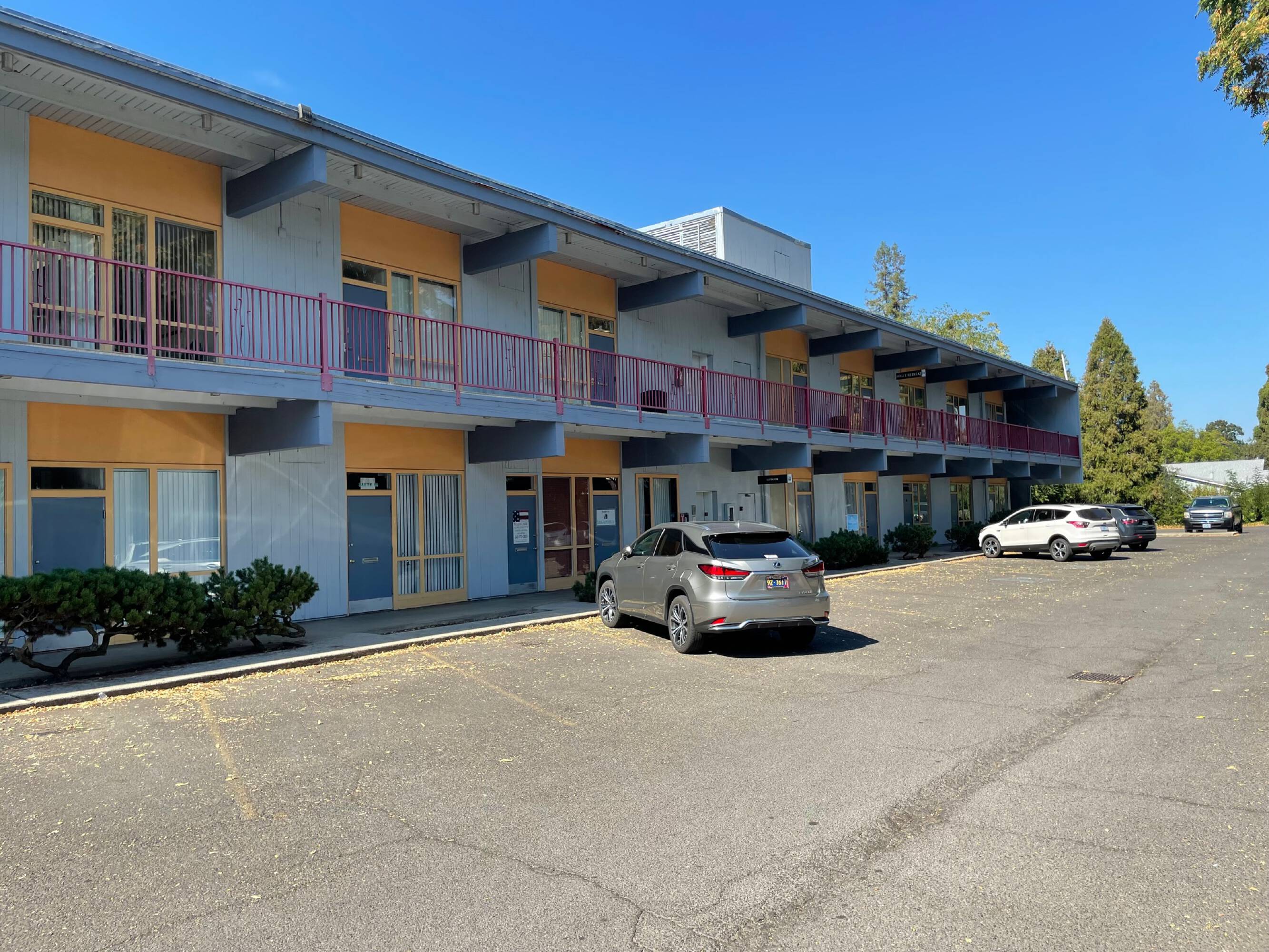 711 E Main St, Medford, OR 97504 | Crexi.com