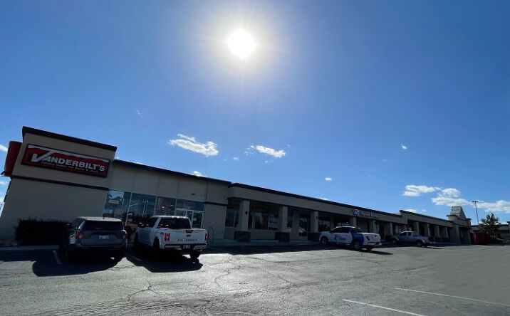 1507 SW 21st St, Topeka, KS 66604 - Retail Space for Lease - Washburn ...