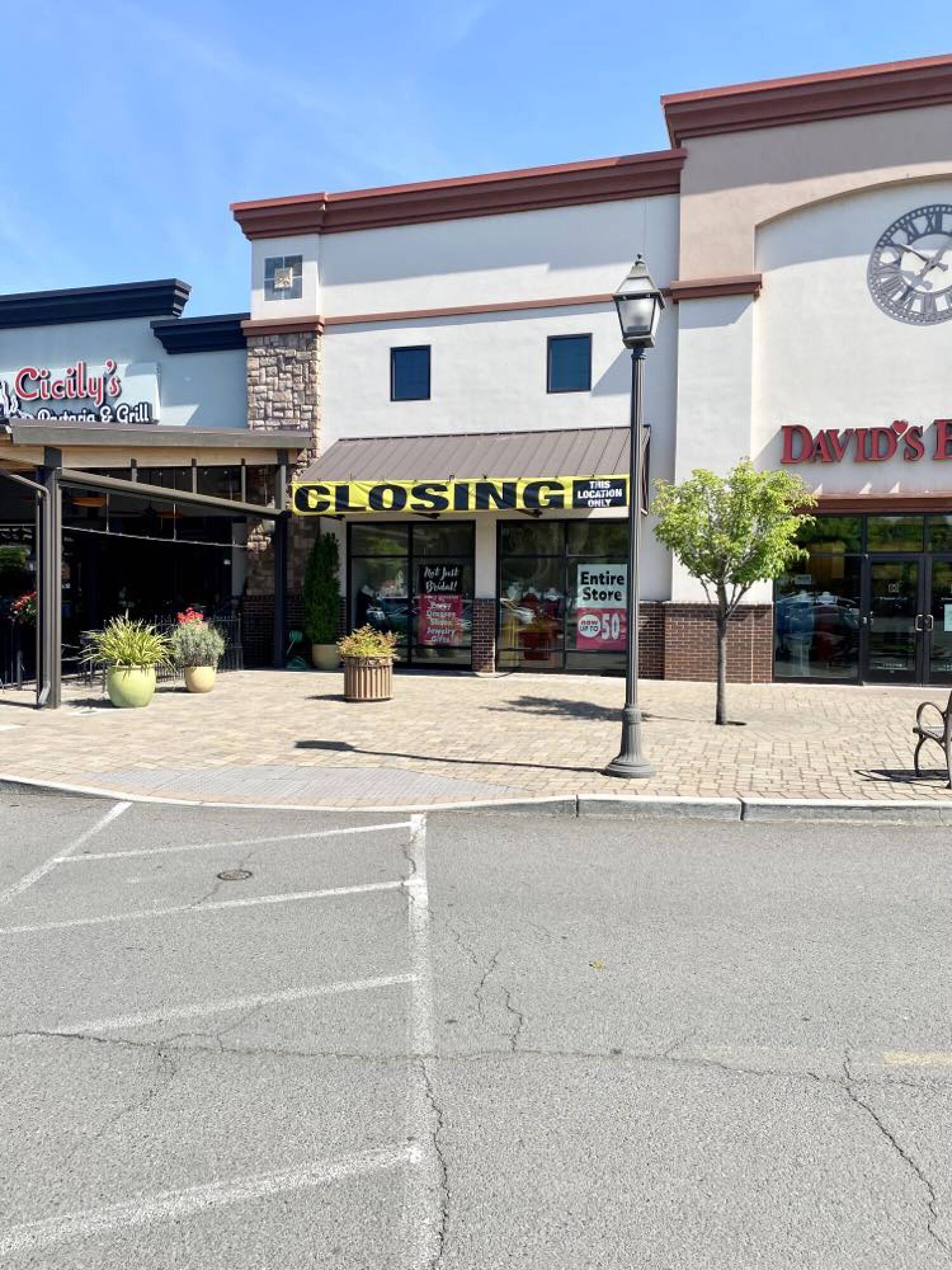 1251 E McAndrews Rd, Medford, OR 97504 | Crexi.com