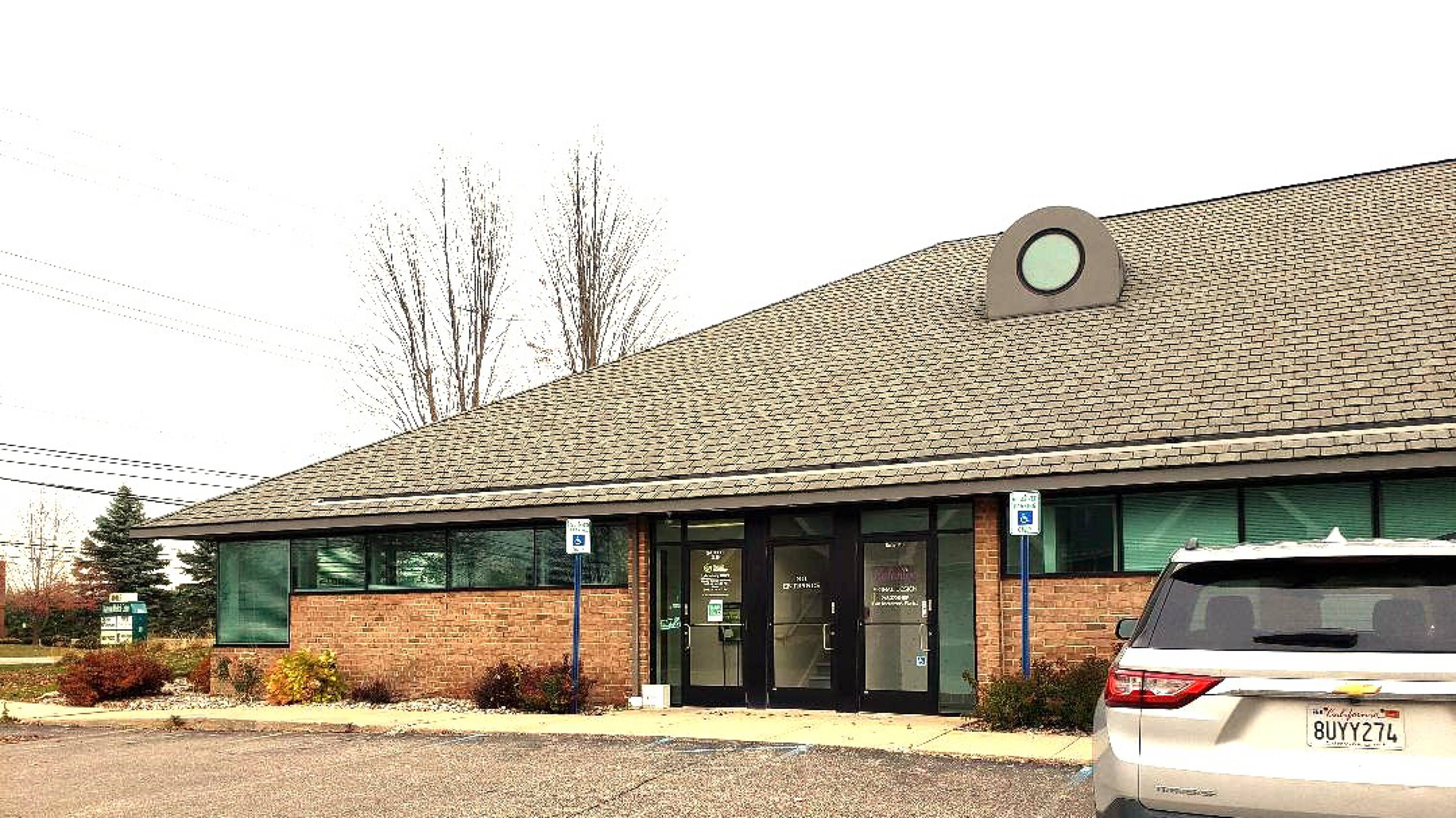 40015 Grand River Ave, Novi, MI 48375 | Crexi.com