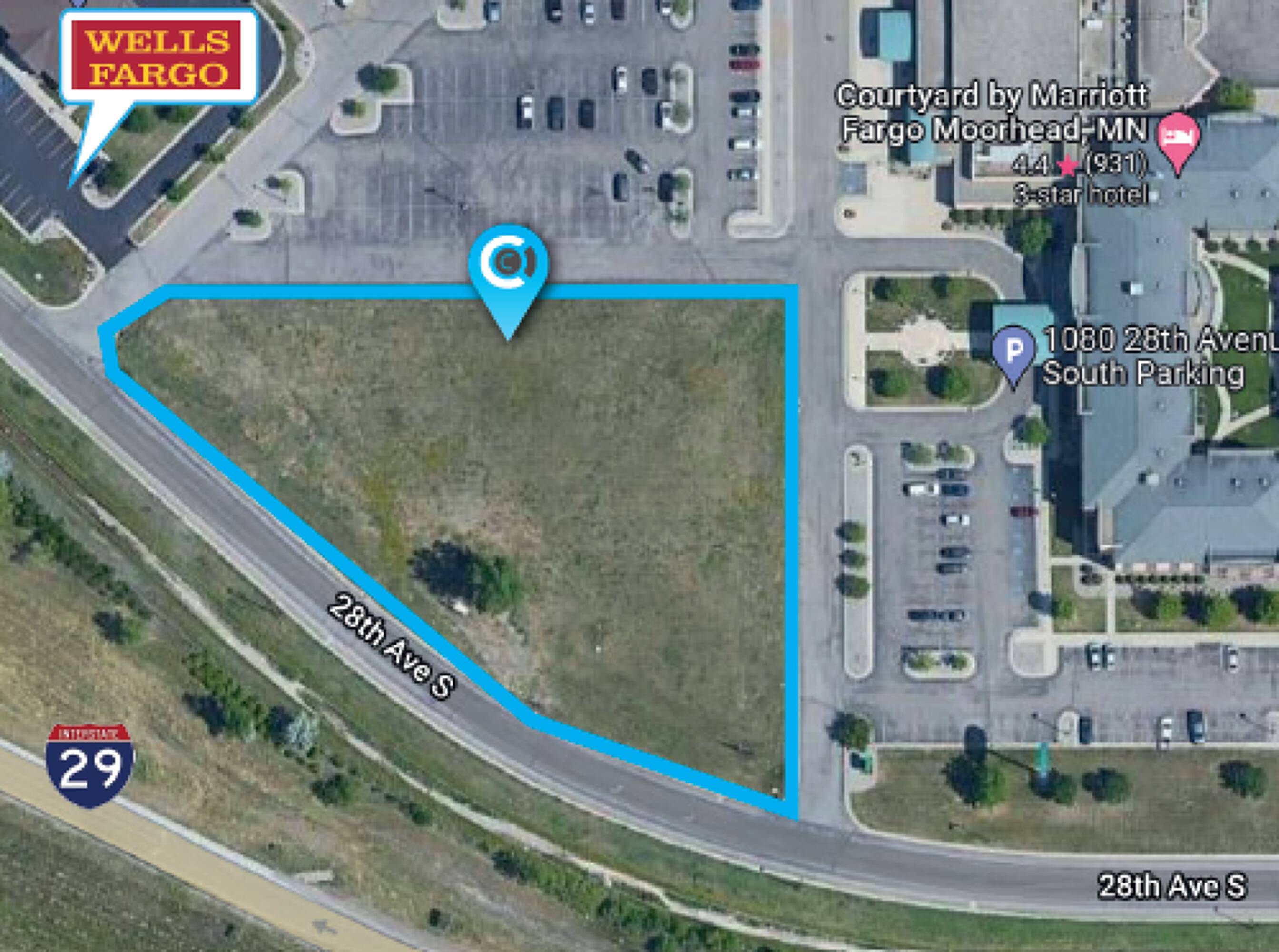 960 HOLIDAY DR Moorhead MN 56560-4445 APN: 583260020 | Crexi.com