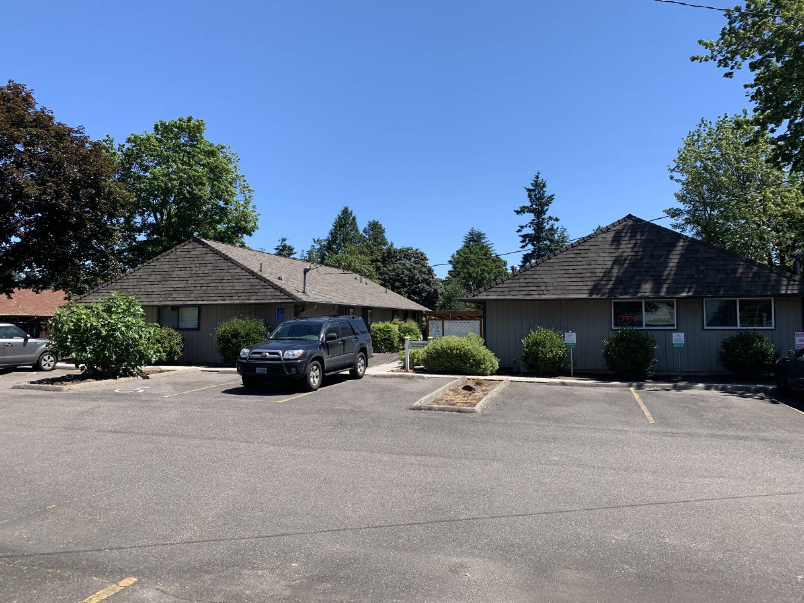 12707 NE Halsey St, Portland, OR 97230 | Crexi.com