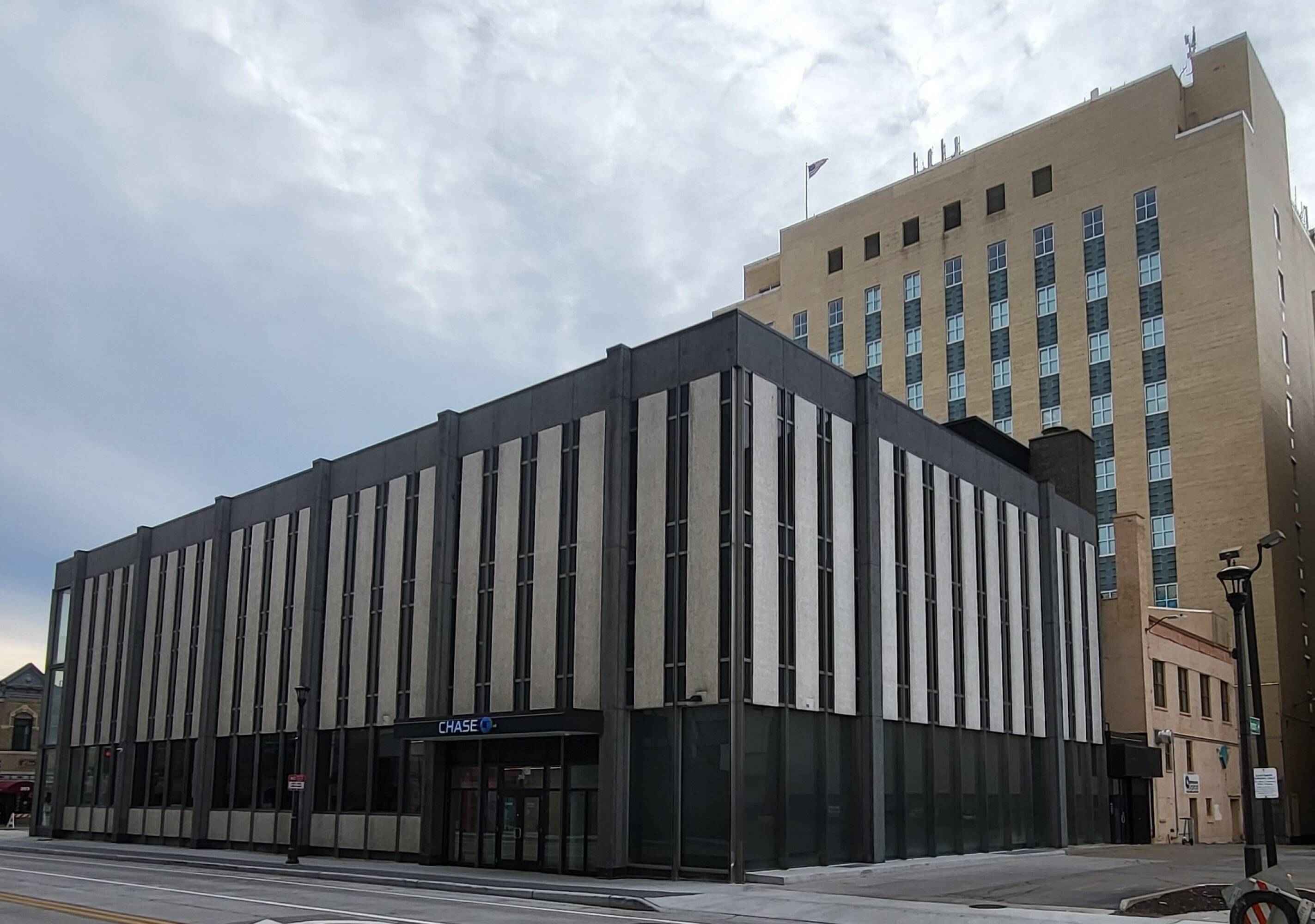 200 W College Ave, Appleton, WI 54911 | Crexi.com