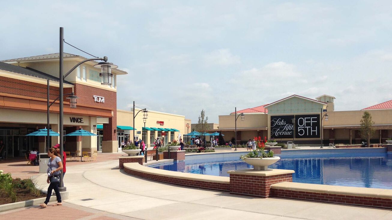 1650 Premium Outlet Blvd, Aurora, IL 60504 - Retail Space for Lease - Chicago Premium Outlets