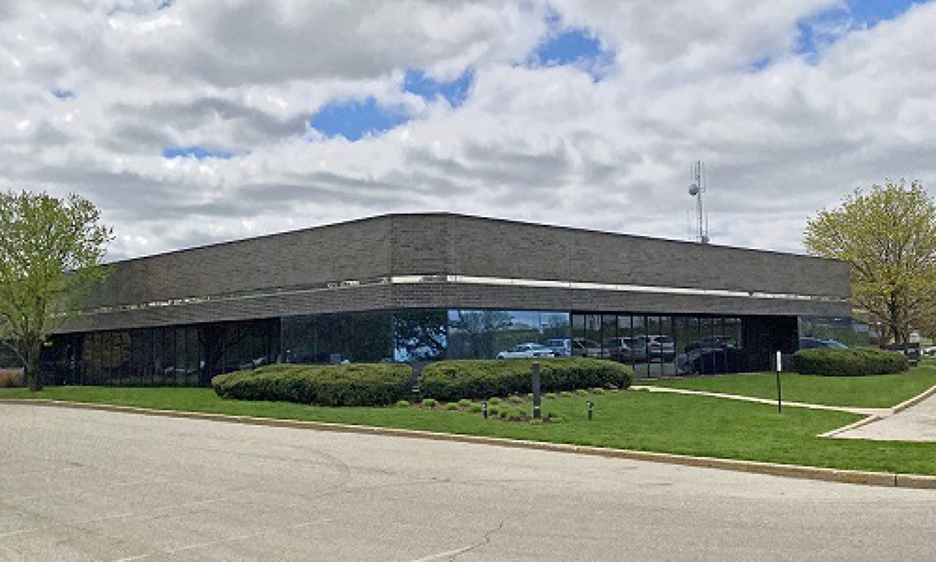 20900 Swenson Dr, Brookfield, WI 53186 | Crexi.com
