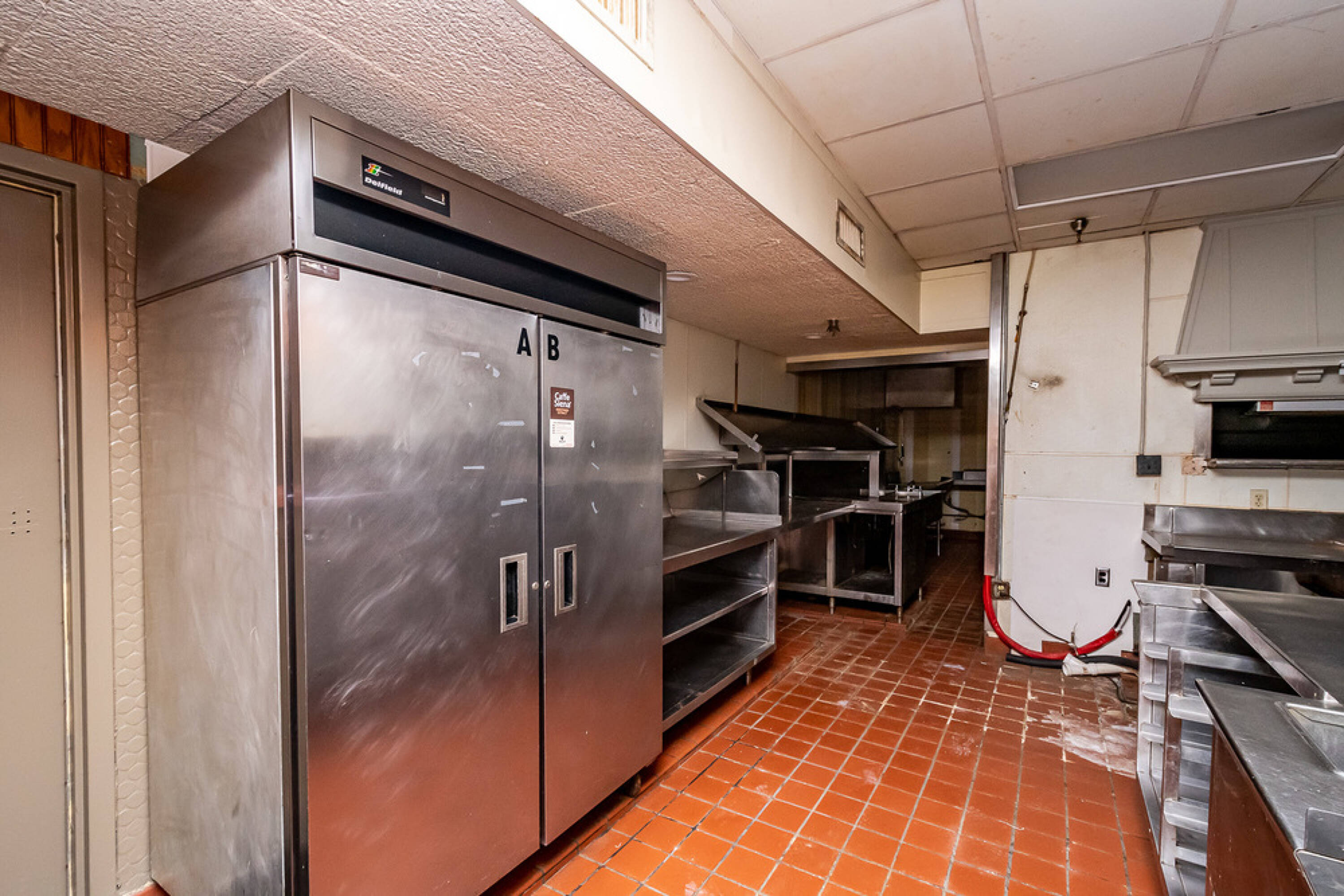 3280 University Ave, Waterloo, IA 50701 | Crexi.com