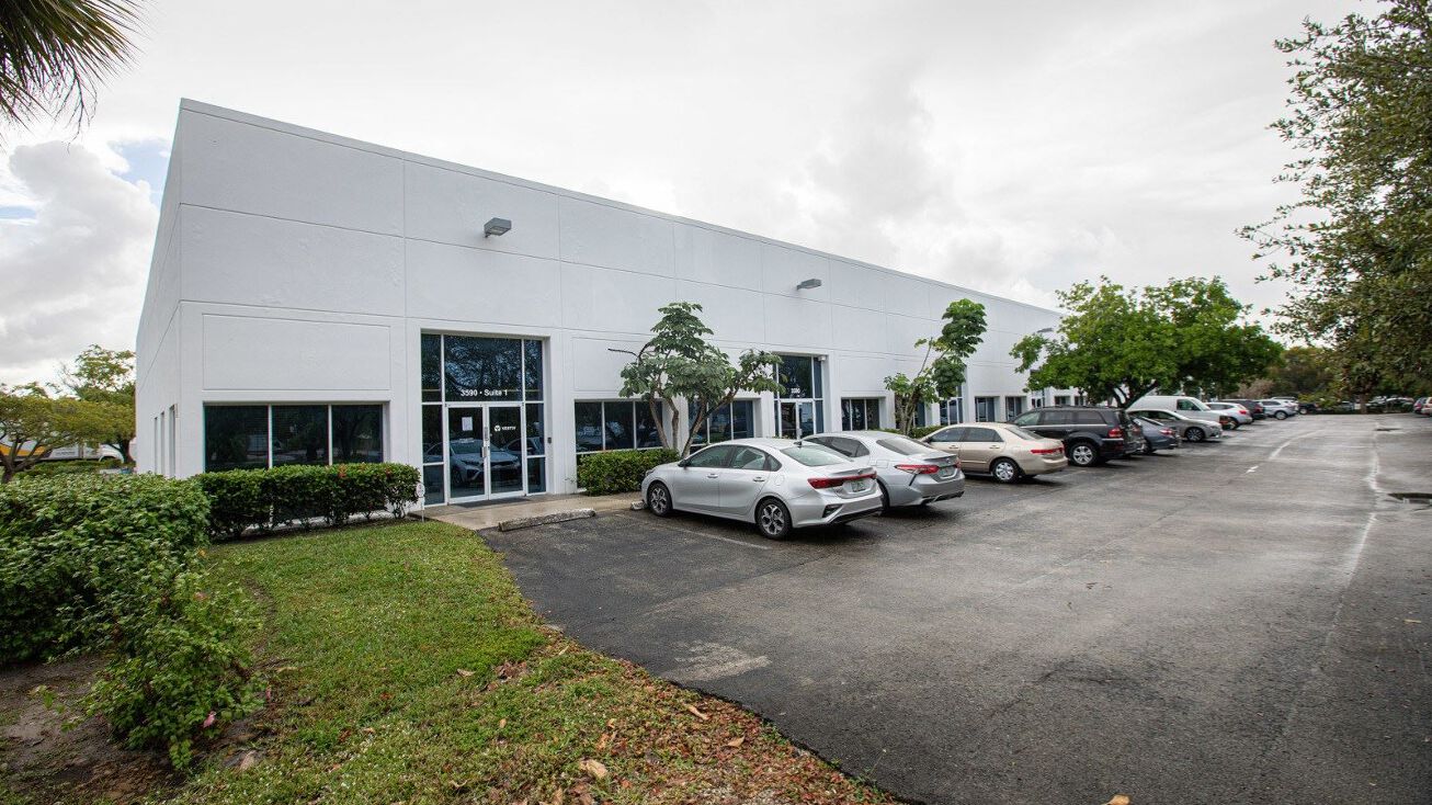 Pictures of Industrial property located at 3590 NW 54th St, Fort ...