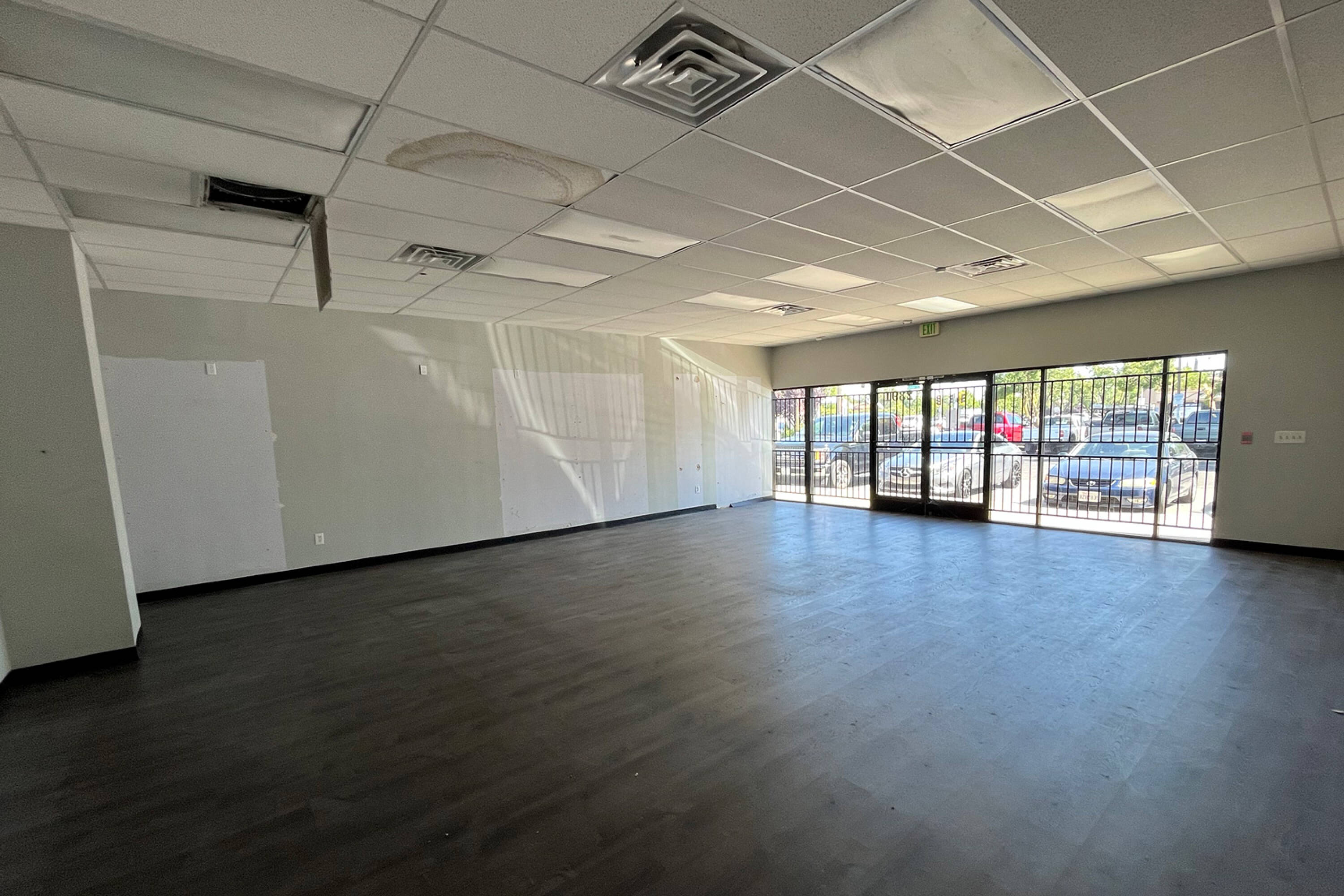 2399 FRUITRIDGE RD Sacramento CA 95822-3131 APN: 01802430210000 | Crexi.com