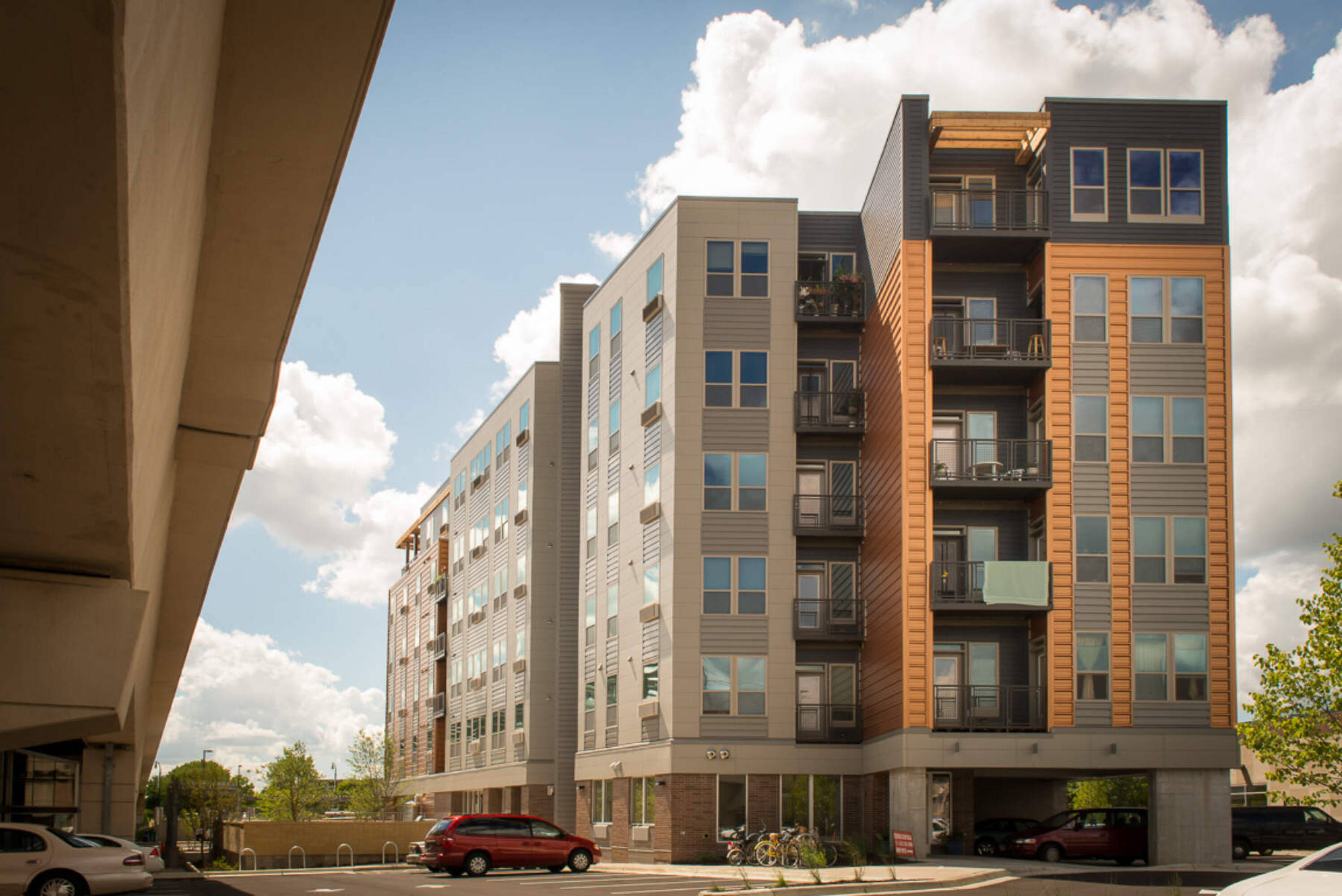 2220 E Lake St, Minneapolis, MN 55407 | Crexi.com