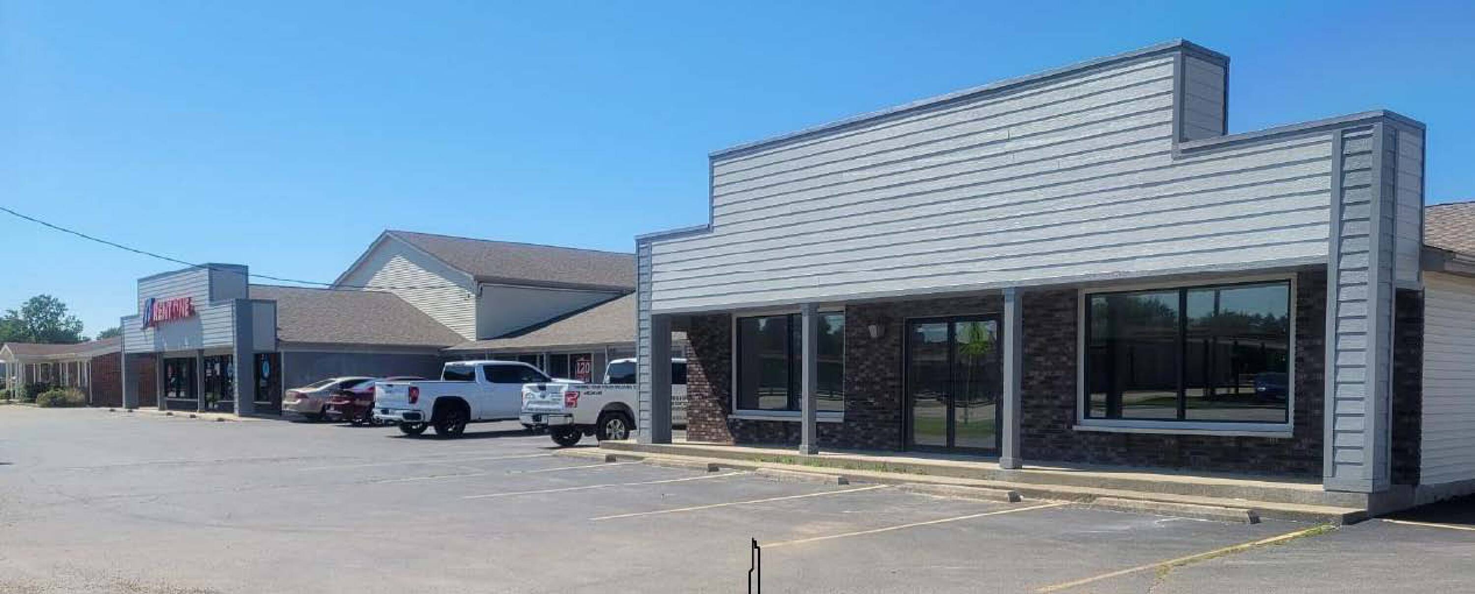 908 W Springfield Rd, Taylorville, IL 62568 | Crexi.com