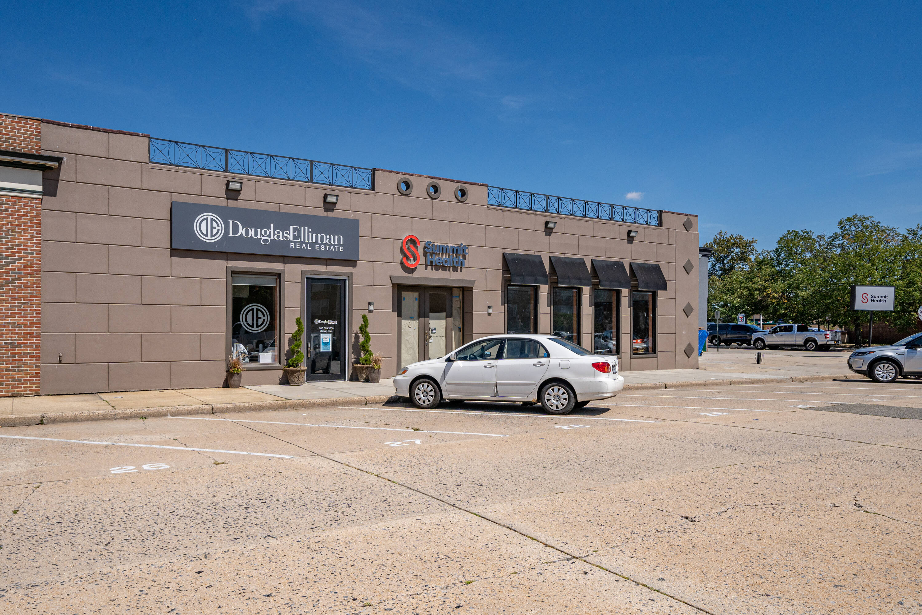 310 Merrick Rd, Rockville Centre, NY 11570 | Crexi.com