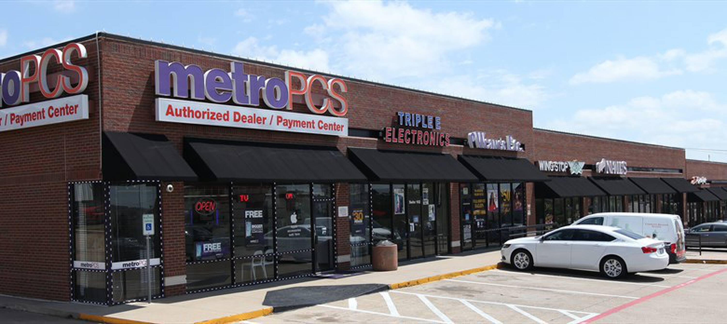 3333 W Camp Wisdom Rd, Dallas, TX 75237 | Crexi.com