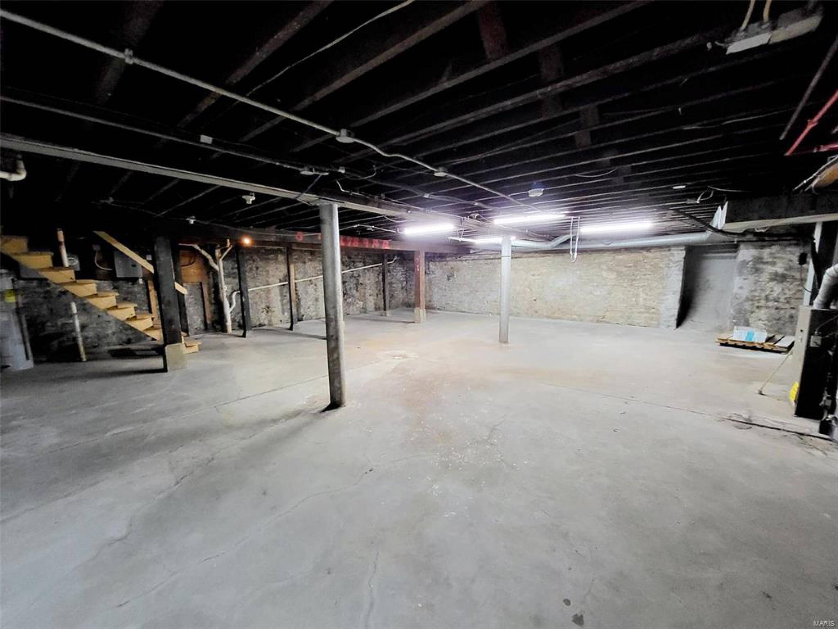 3106 IVANHOE AVE Saint Louis MO 63139-2531 APN: 46619500000 | Crexi.com