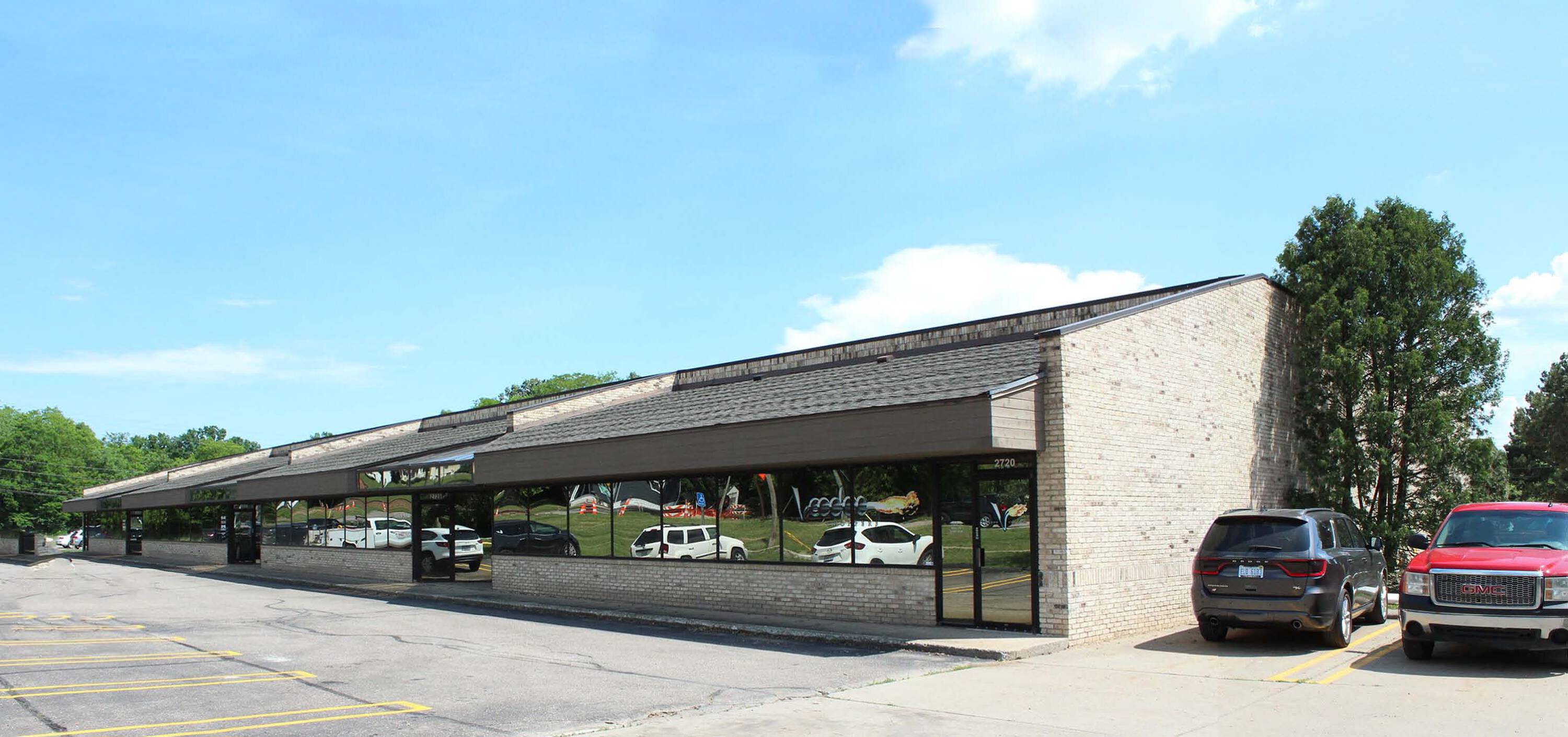 2760 AUBURN RD Auburn Hills MI 48326-3114 APN: 02-14-35-227-014 | Crexi.com