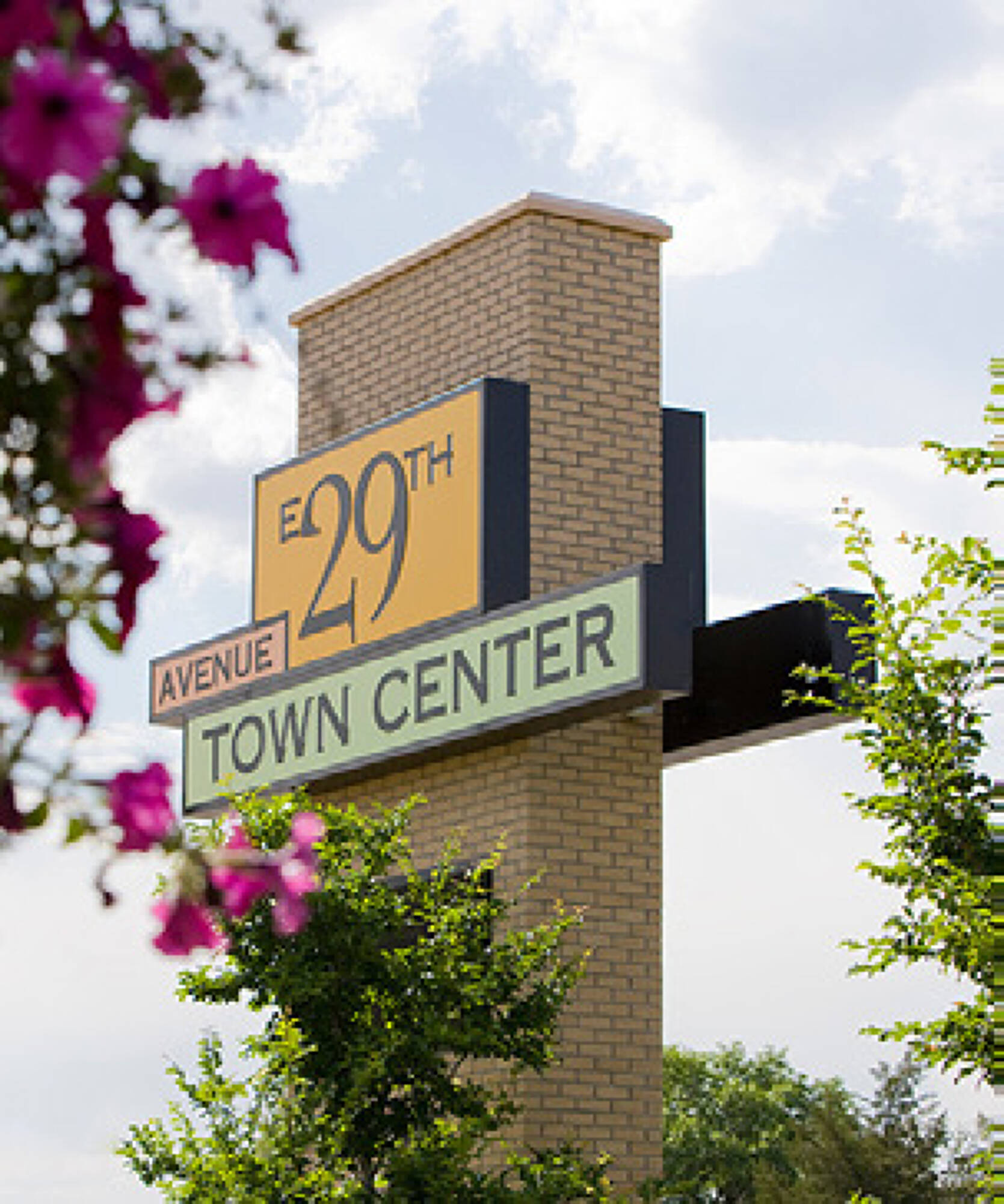 7301-7575 E 29th Ave, Denver, CO 80238 | Crexi.com