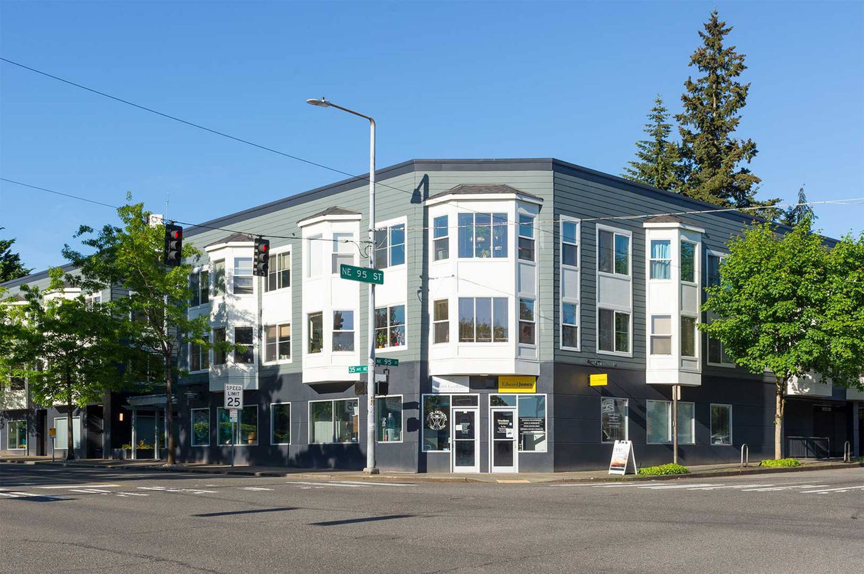 9425 35TH AVE NE Seattle WA 98115-2500 APN: 565260-0299 | Crexi.com