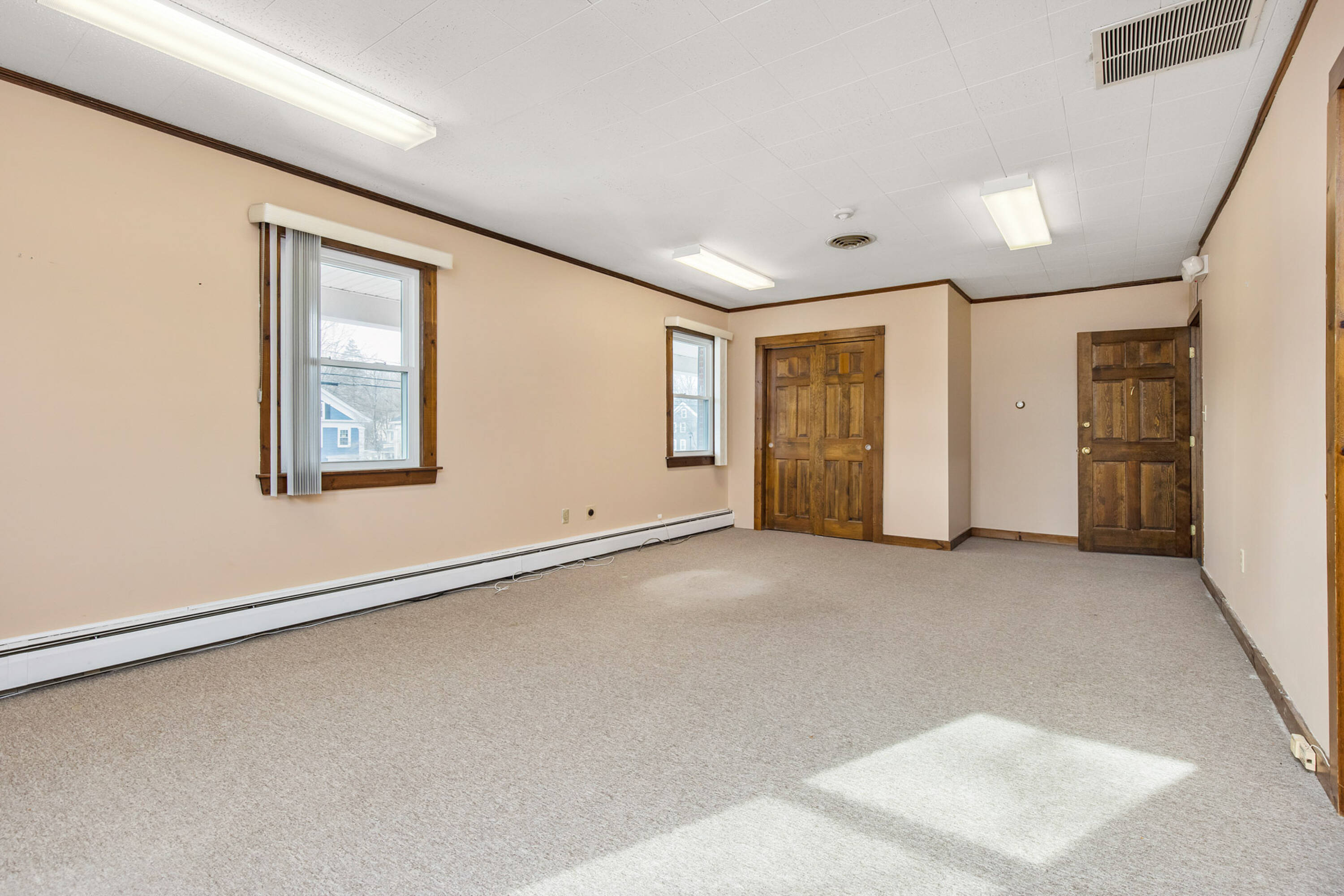 35 W Main St, Georgetown, MA 01833 | Crexi.com