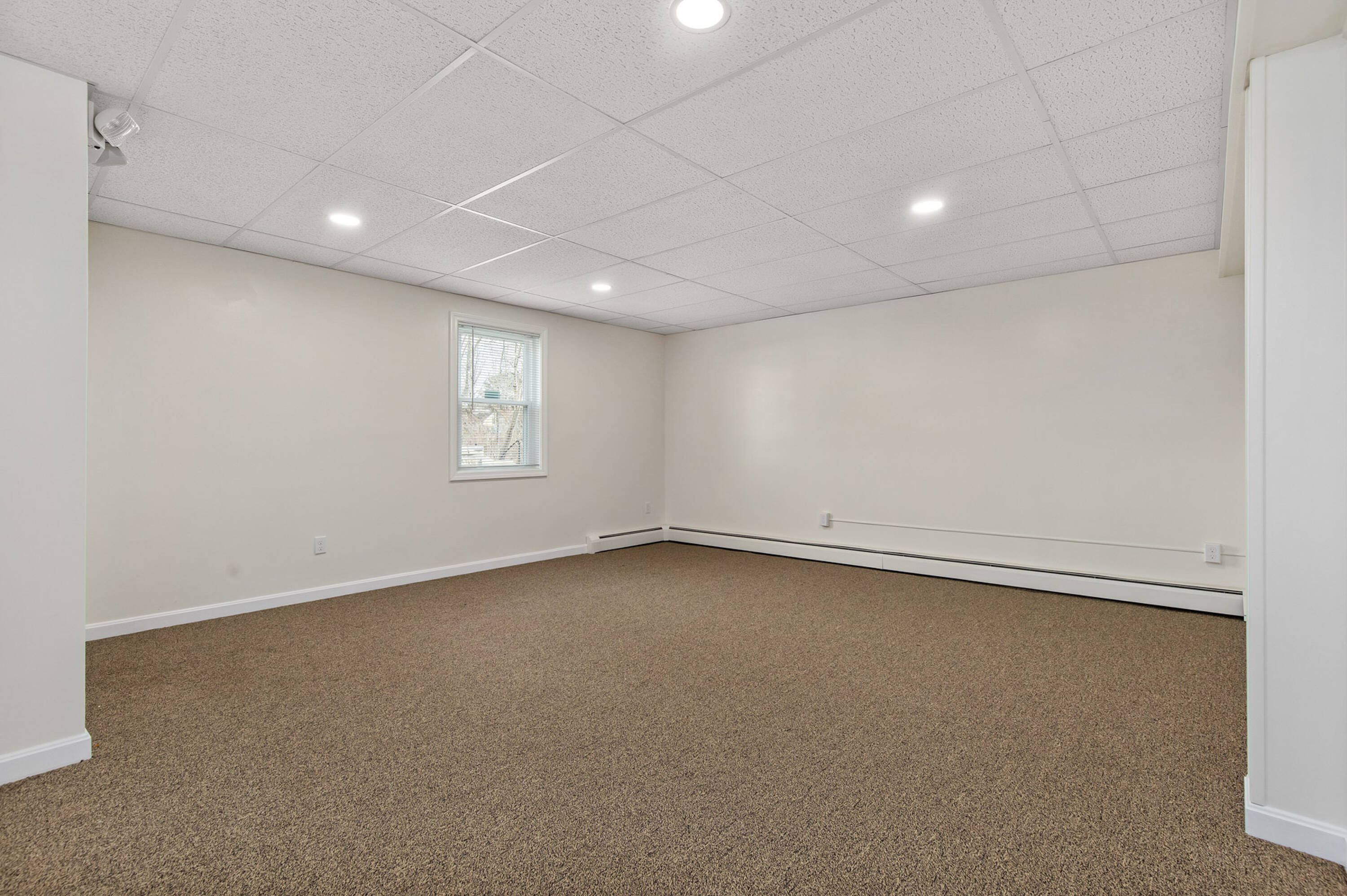35 W Main St, Georgetown, MA 01833 | Crexi.com