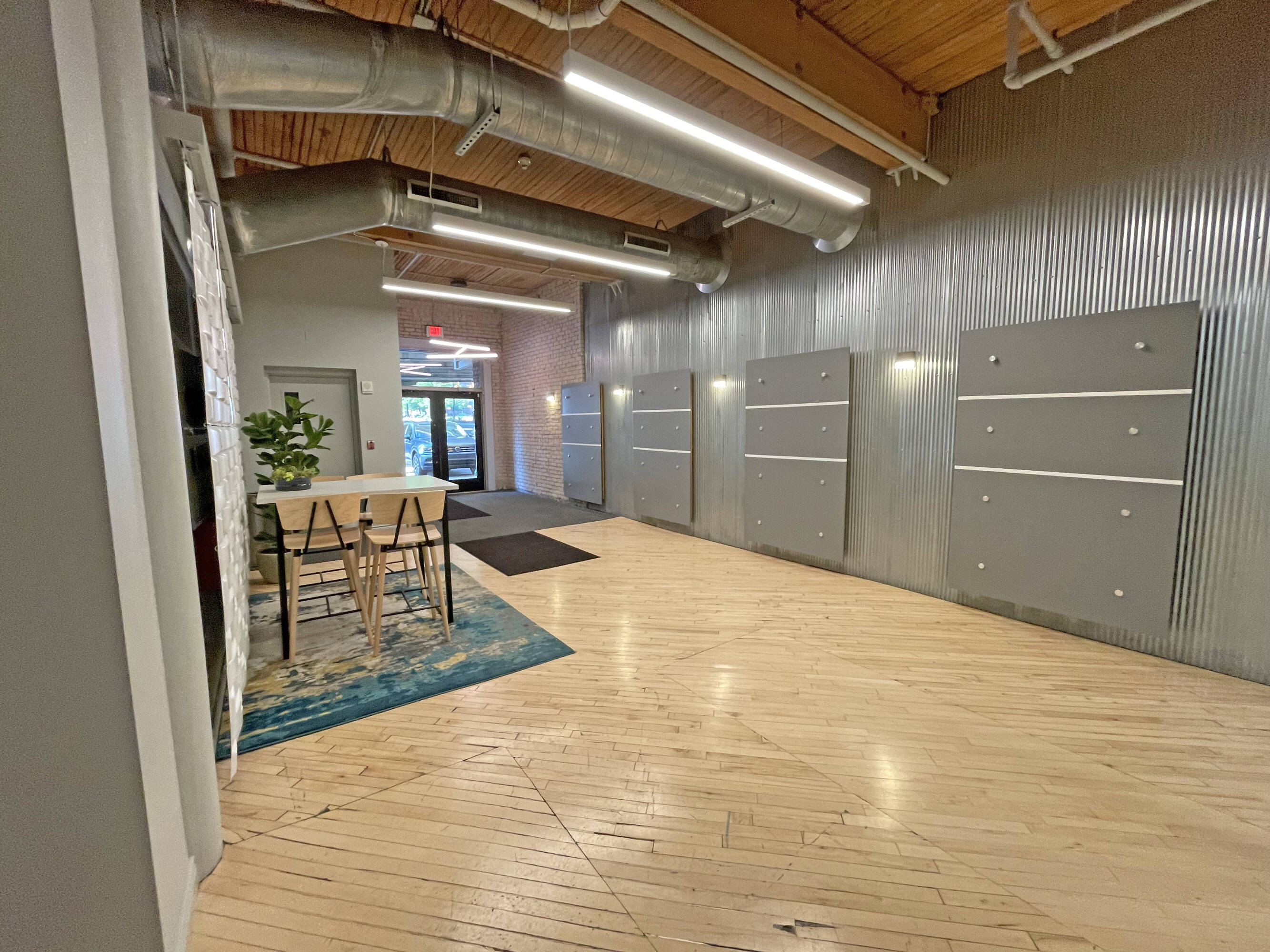 100 CESAR E CHAVEZ AVE SW Grand Rapids MI 49503-4055 APN: 411325407001 ...