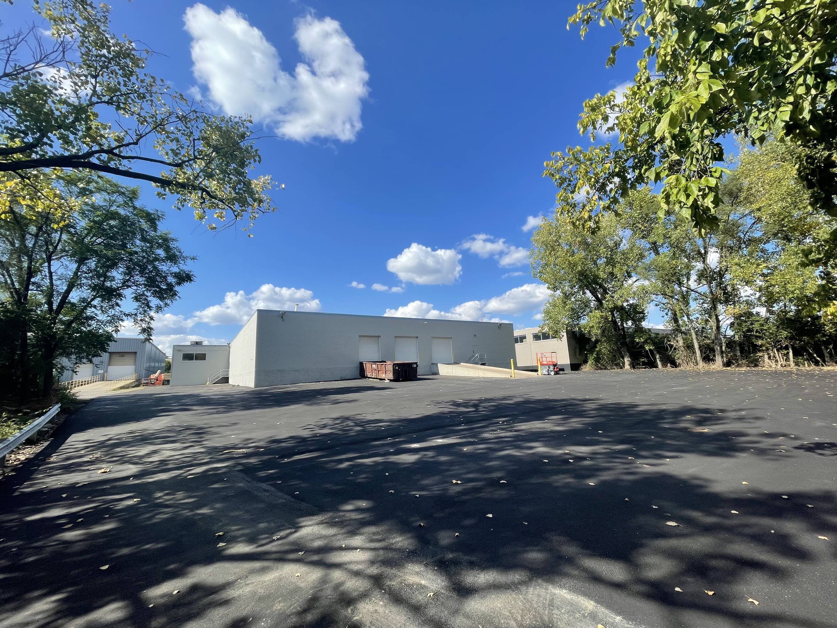 10540 CHESTER RD Cincinnati OH 45215-1204 APN: 05980090006200 | Crexi.com