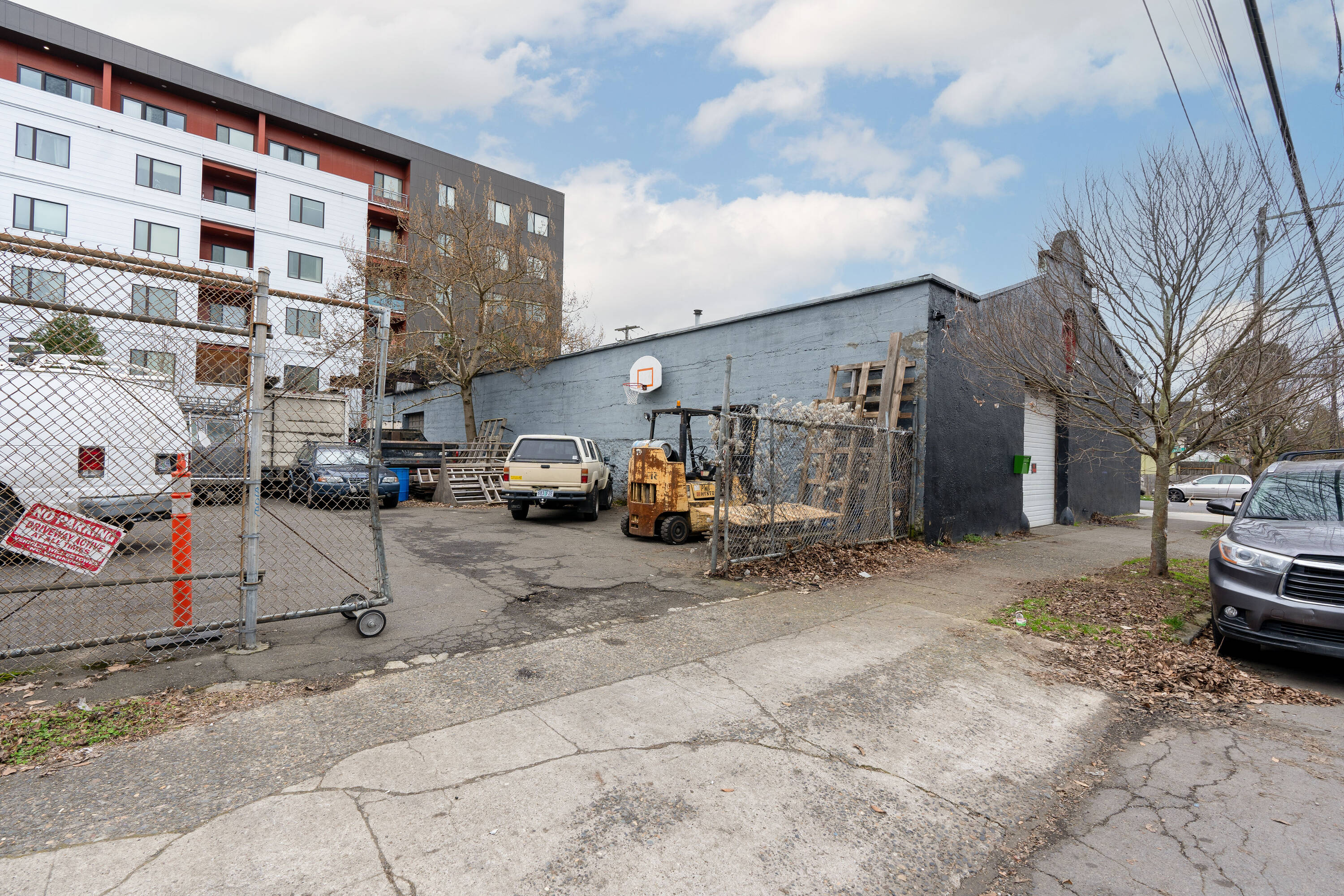 311 NE SHAVER ST Portland OR 97212-1055 APN: 1N1E22DA -13400 | Crexi.com