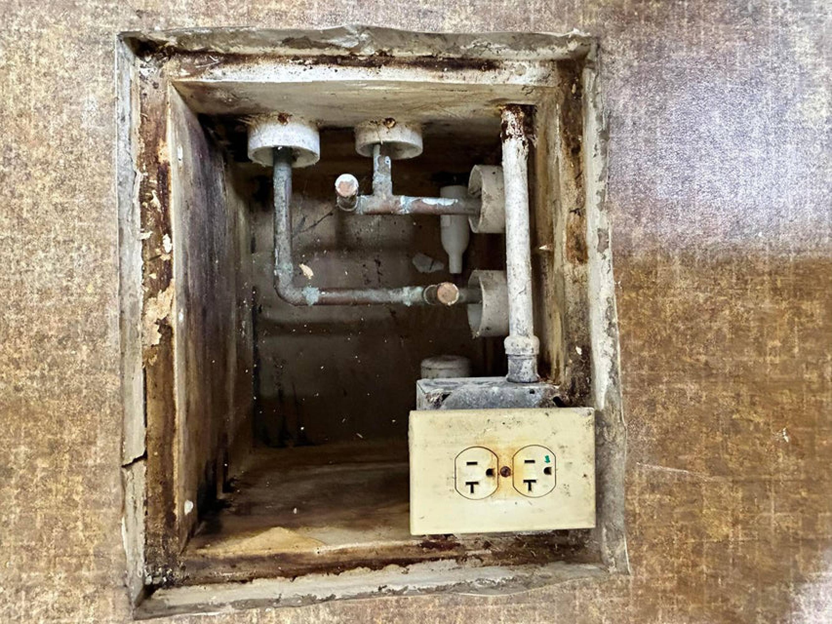 1684 BRICE RD Reynoldsburg OH 43068-2704 APN: 060-002700 | Crexi.com