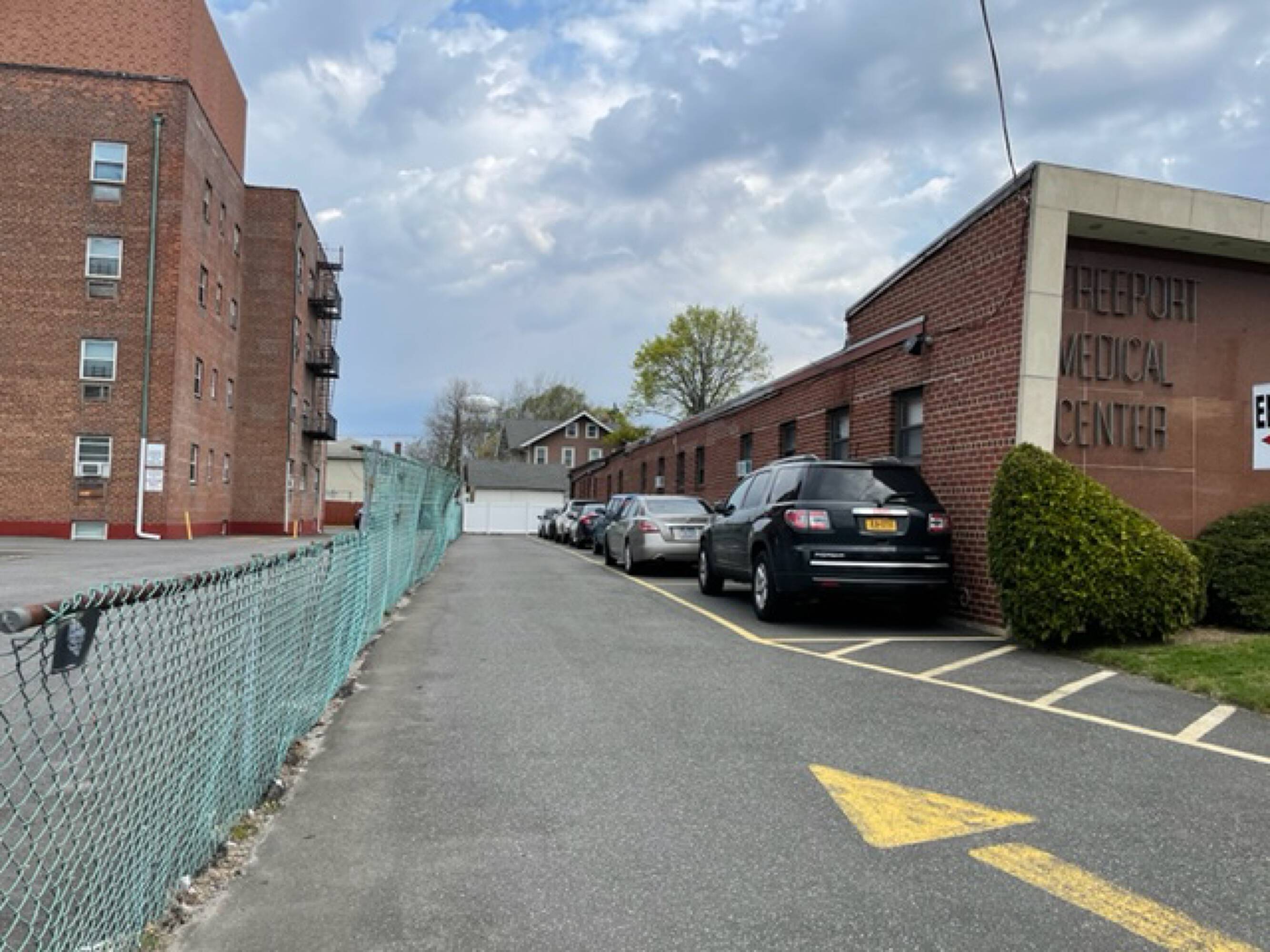 294 W MERRICK RD Freeport NY 11520-3374 APN: 54 92 517 | Crexi.com