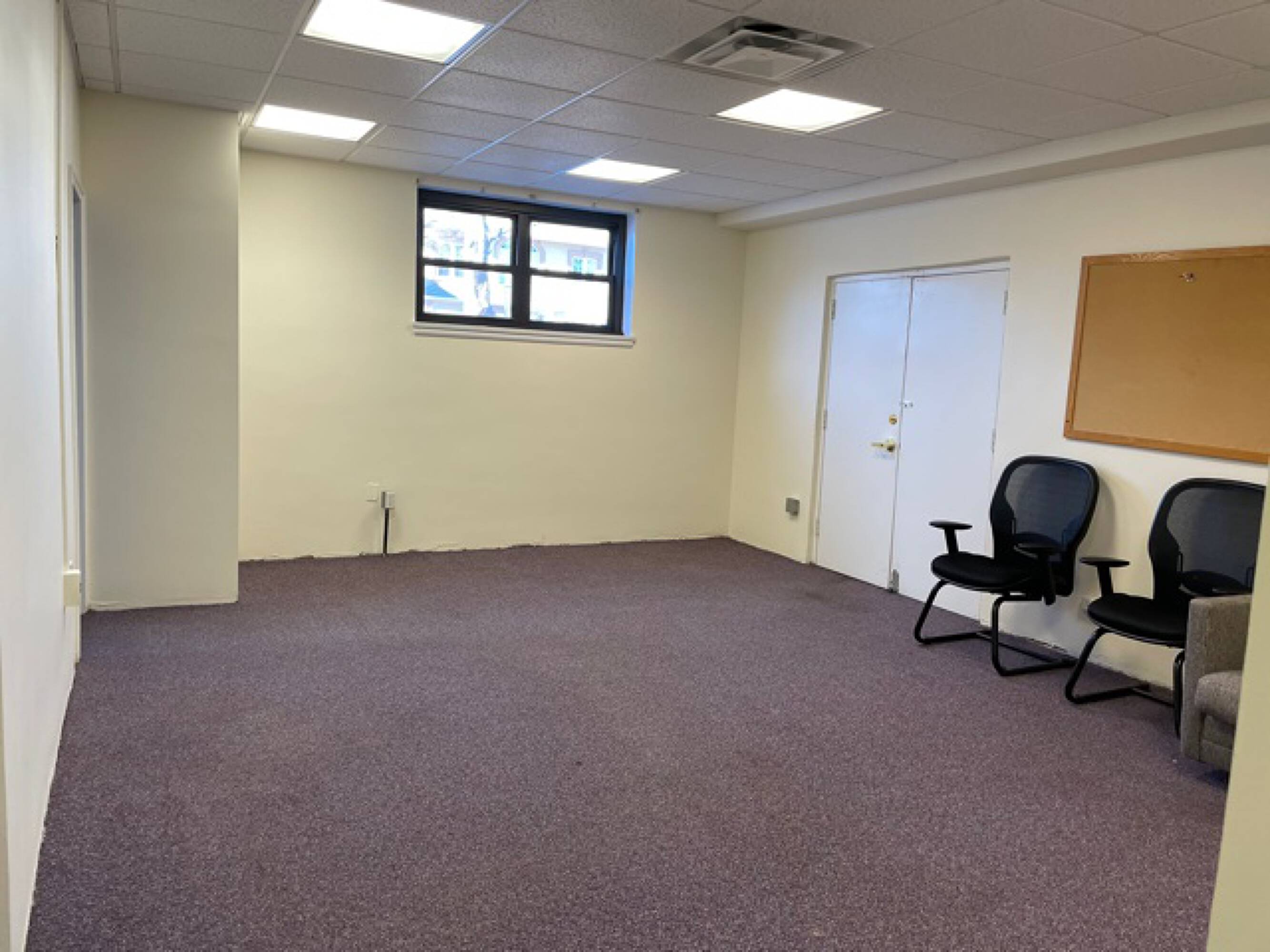 294 W MERRICK RD Freeport NY 11520-3374 APN: 54 92 517 | Crexi.com