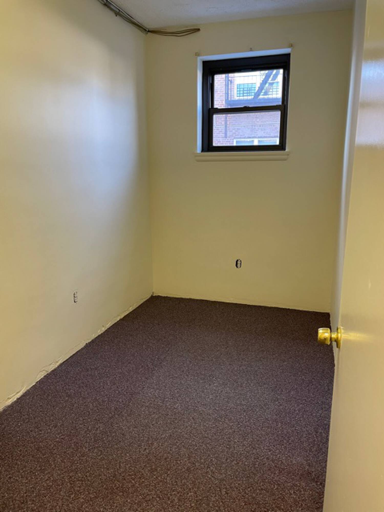 294 W MERRICK RD Freeport NY 11520-3374 APN: 54 92 517 | Crexi.com