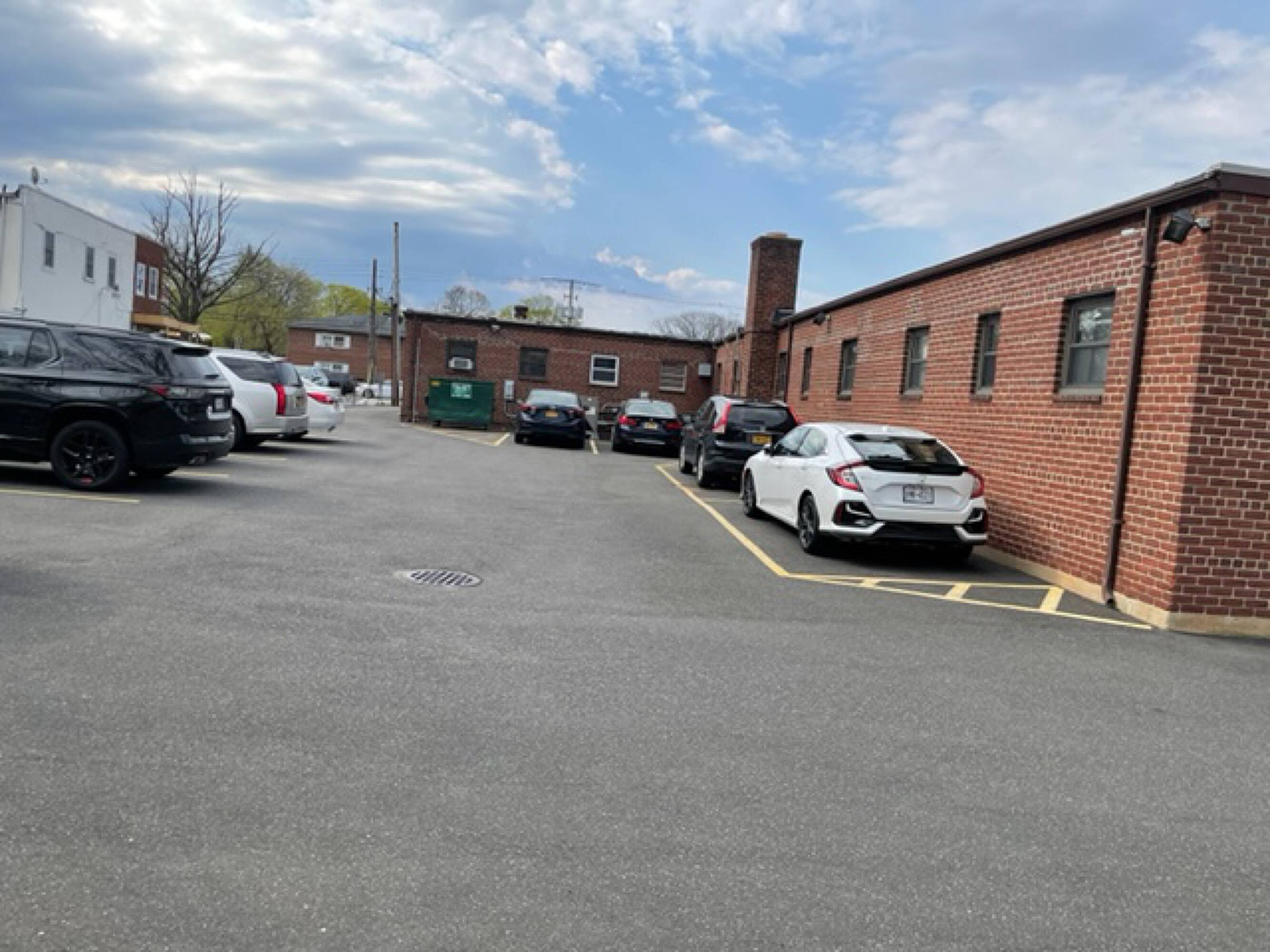 294 W MERRICK RD Freeport NY 11520-3374 APN: 54 92 517 | Crexi.com