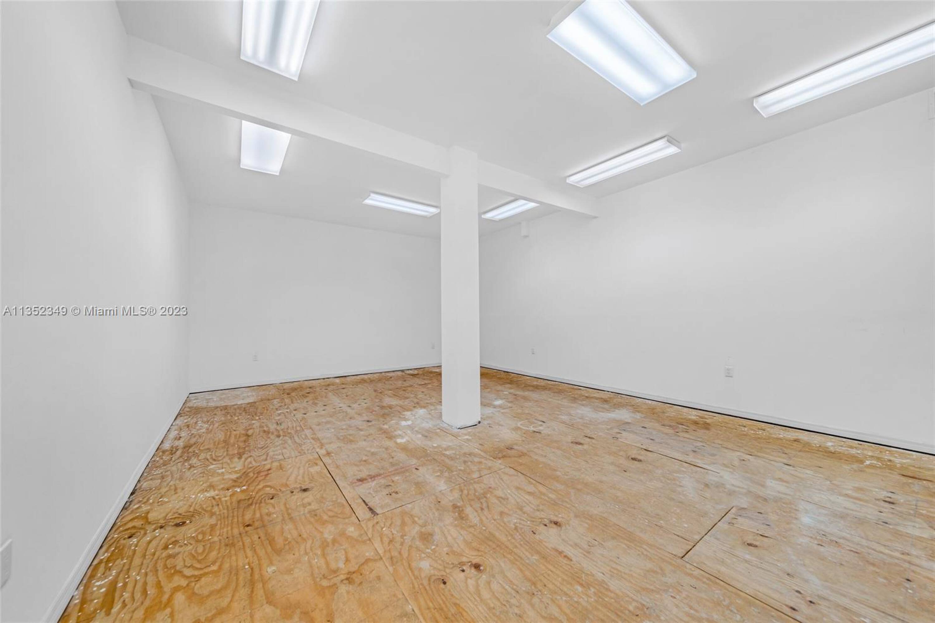 8009 NW 29th St # 8009, Doral, FL 33122 - Industrial Space for Lease ...