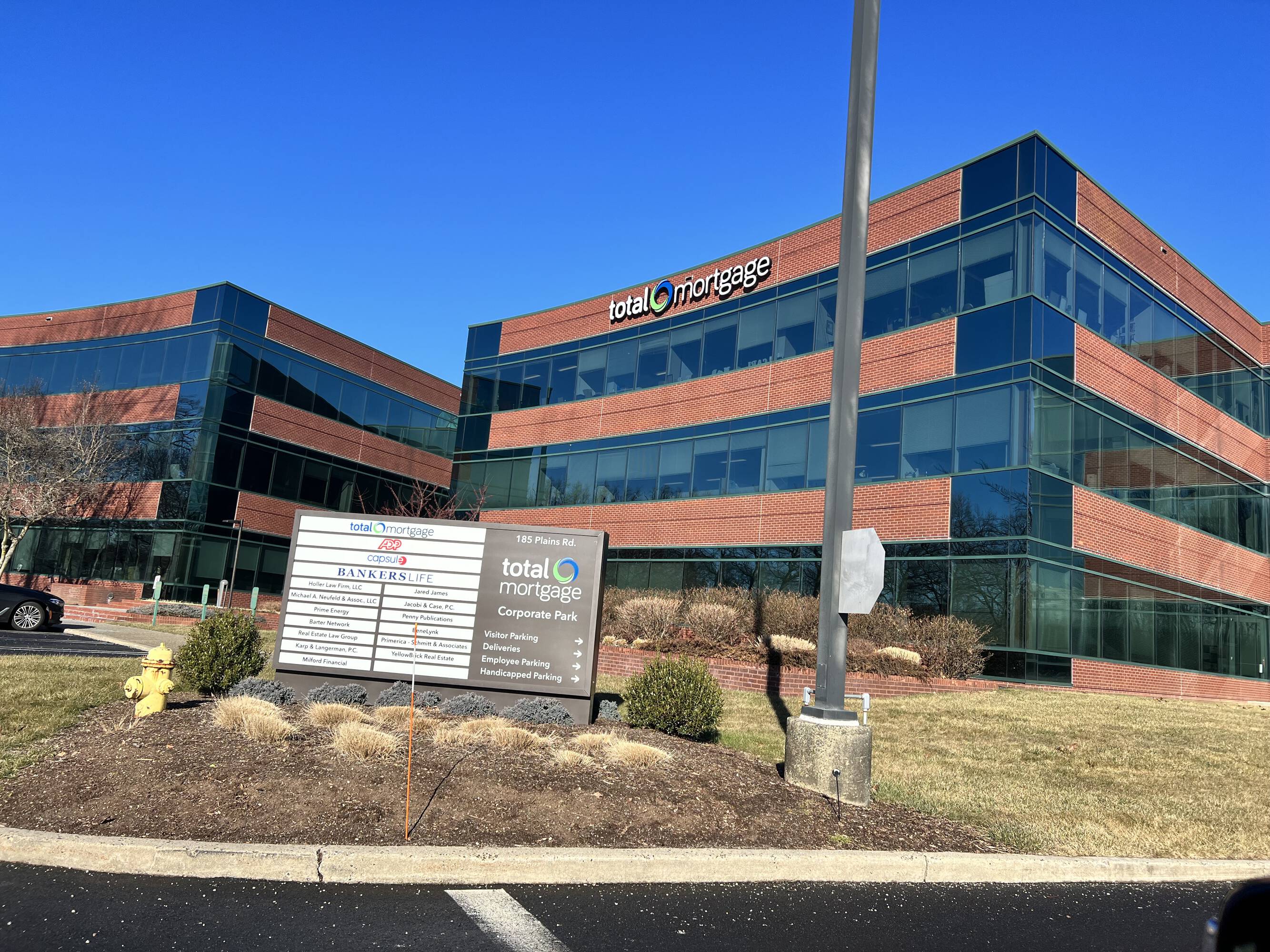 185 PLAINS RD Milford CT 06461-2473 APN: 052 939 35 A | Crexi.com