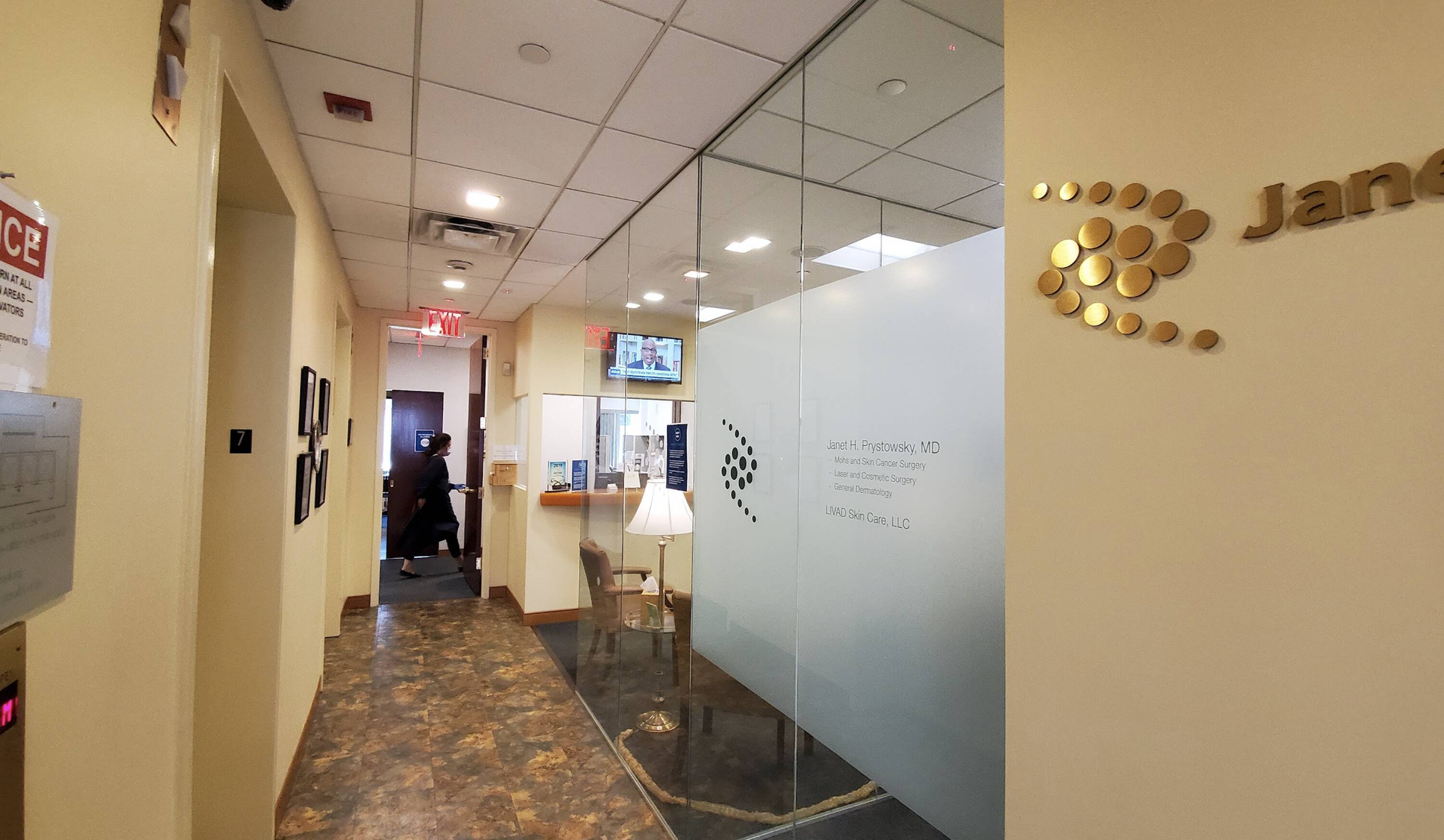 110 E 55th St, New York, NY 10022 | Crexi.com