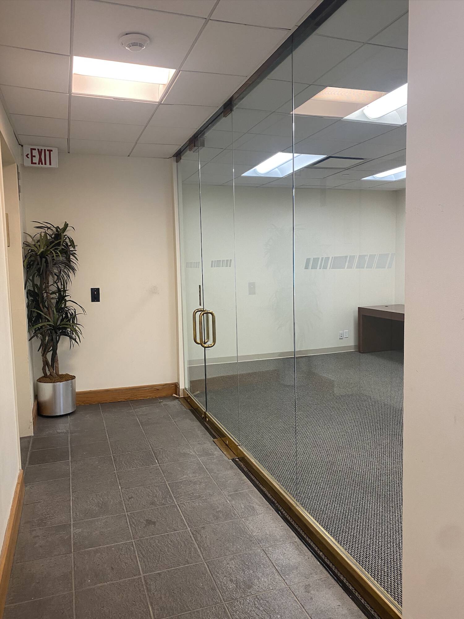 110 E 55th St, New York, NY 10022 | Crexi.com