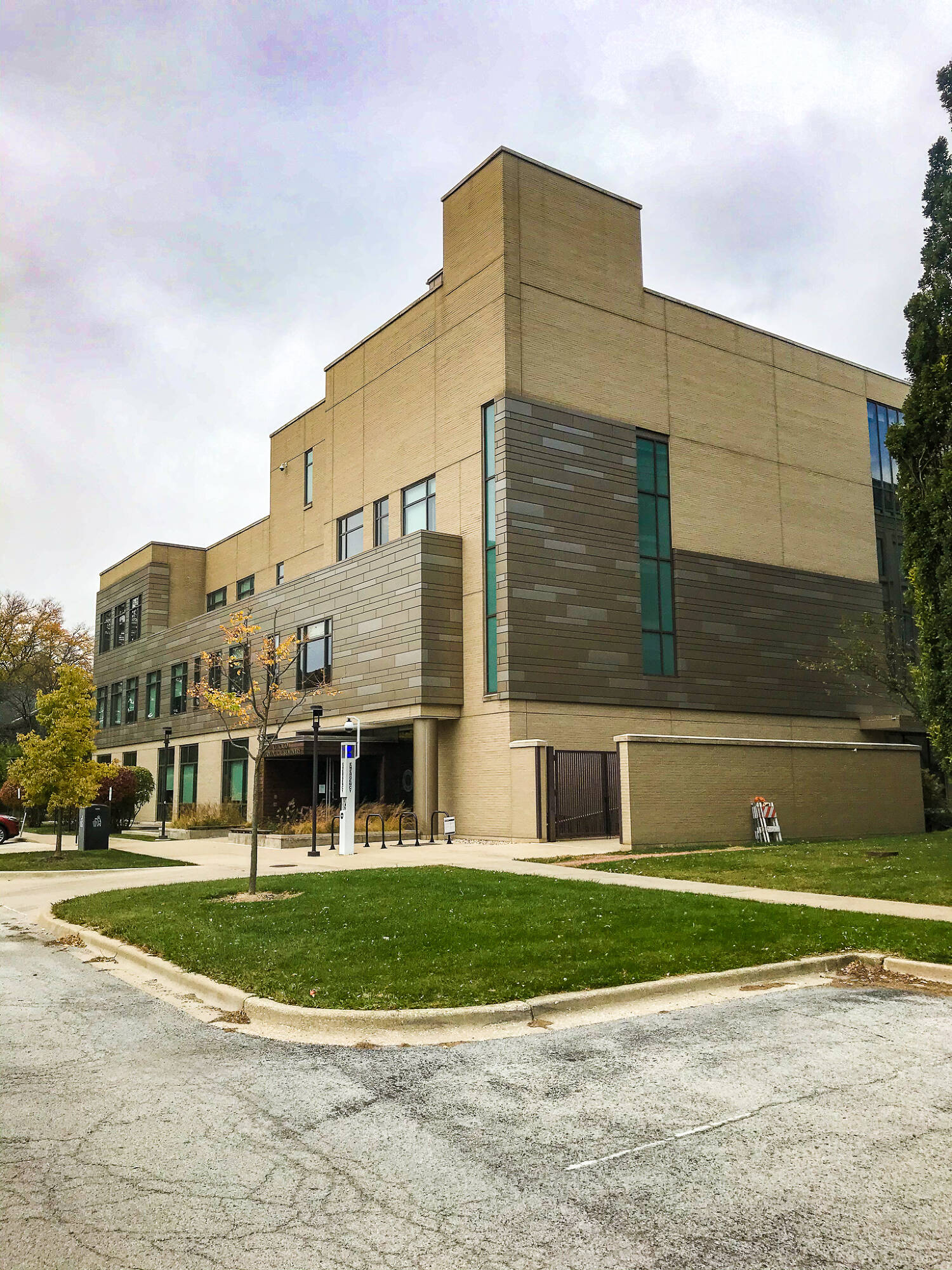 1407 E 60th St, Chicago, IL 60637 | Crexi.com