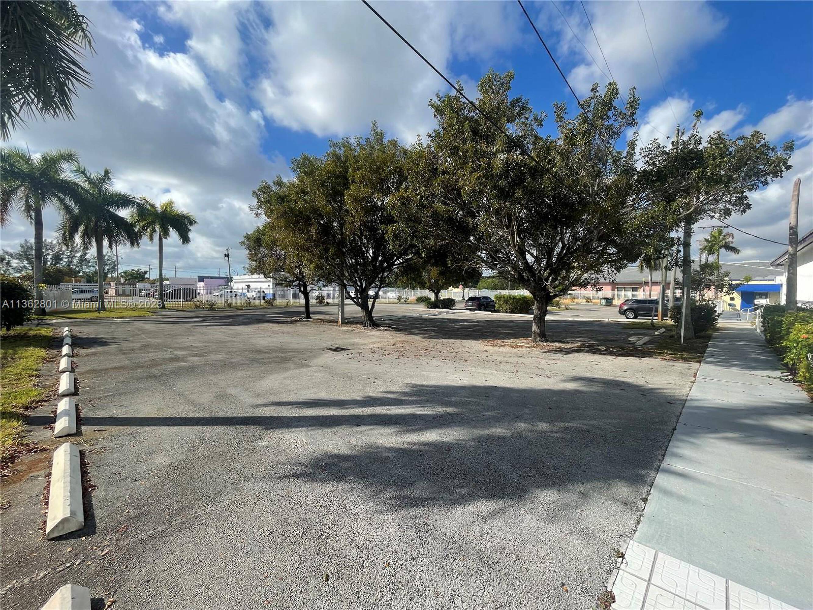 240 BAHMAN AVE Opa Locka FL 33054-3373 APN: 0821210040630 | Crexi.com