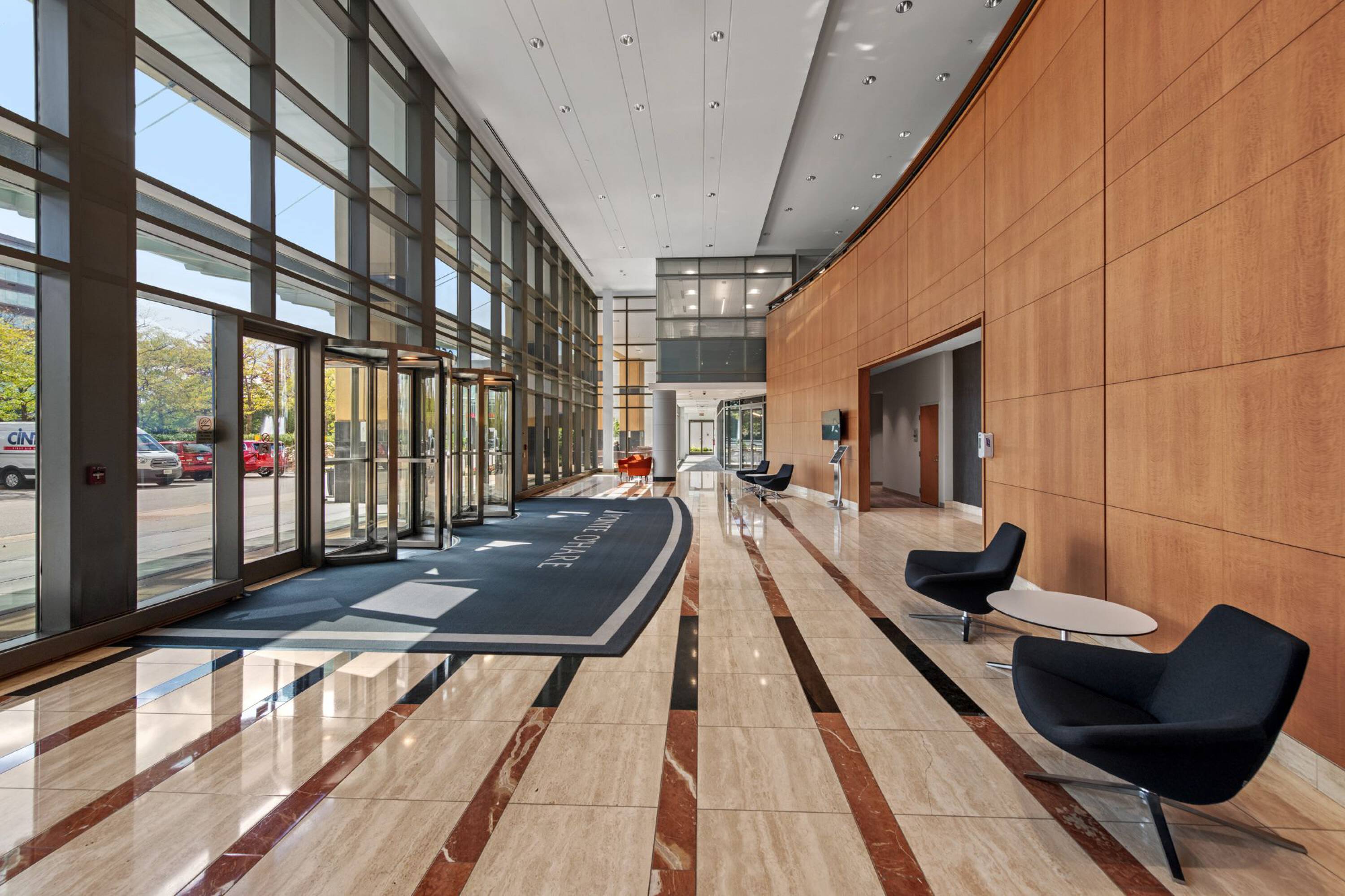 9550 W Higgins Rd, Rosemont, IL 60018 | Crexi.com