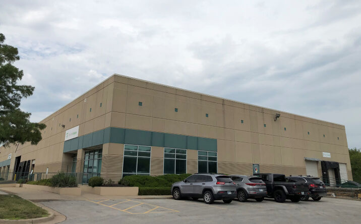 400-460 Northwest Parkway, Riverside, MO 64150 | Crexi.com