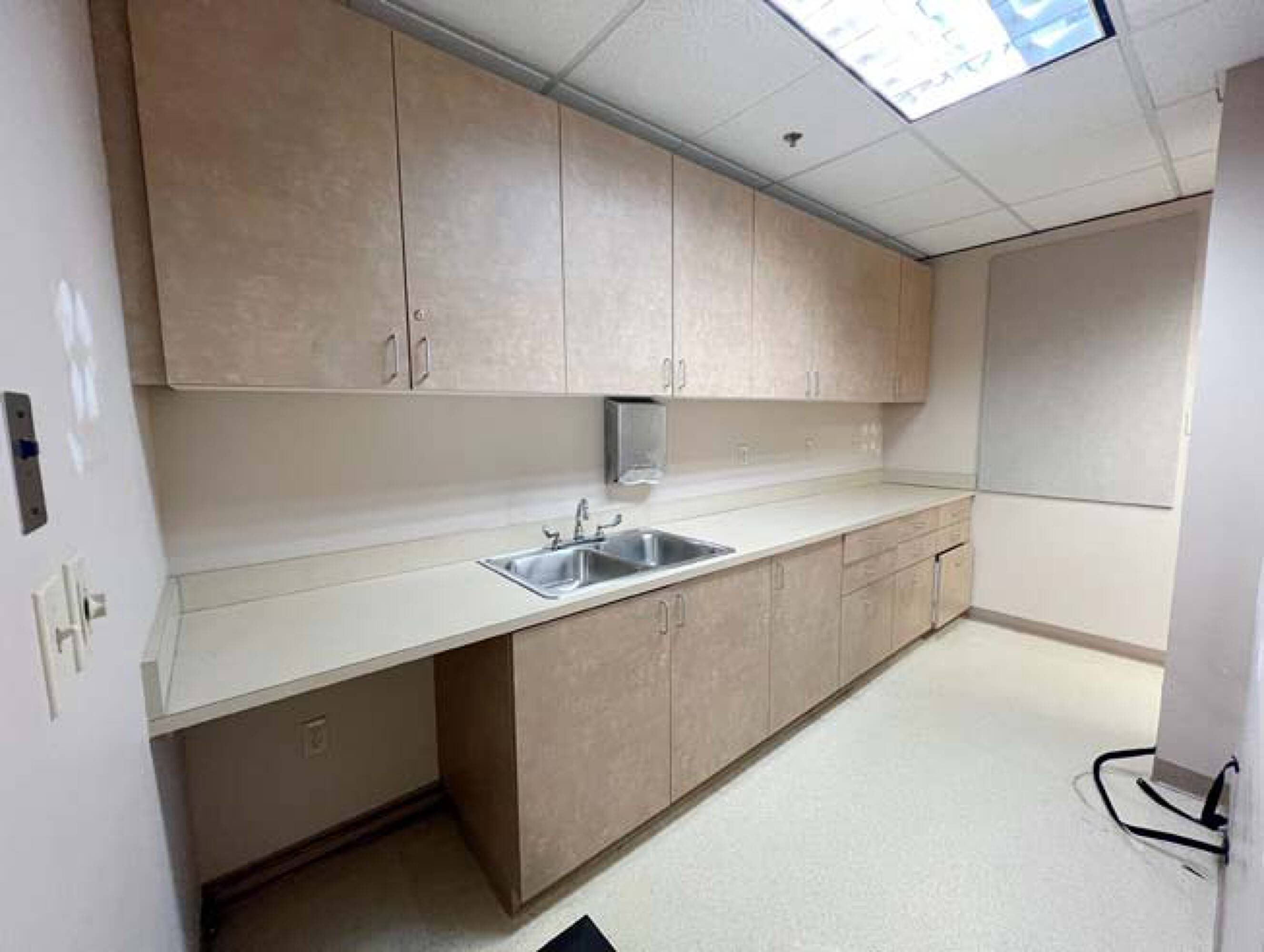 14030 NE 24th St, Bellevue, WA 98007 | Crexi.com