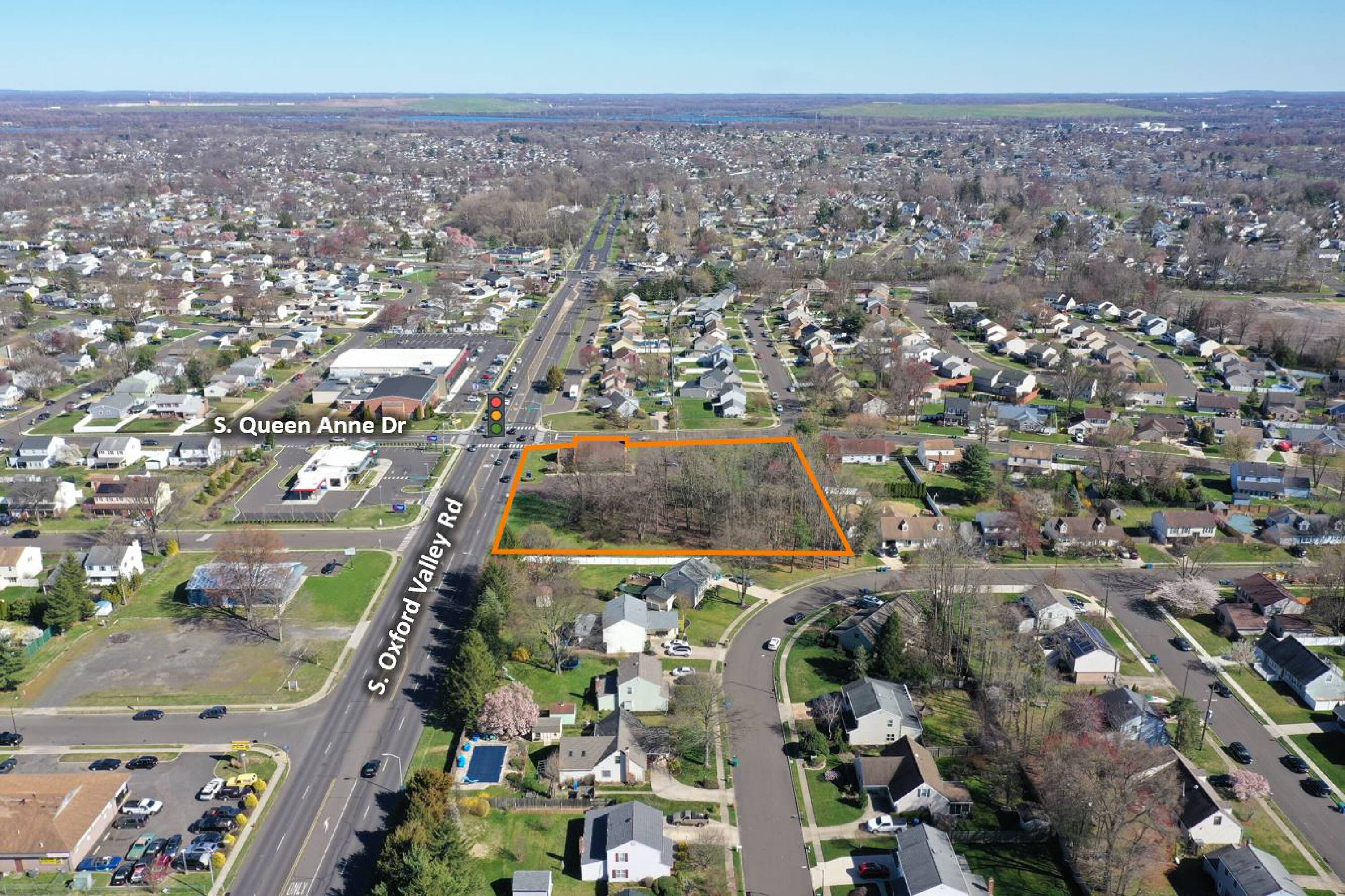 605 S QUEEN ANNE DR Fairless Hills PA 19030-3811 APN: 05-046-002-004 ...