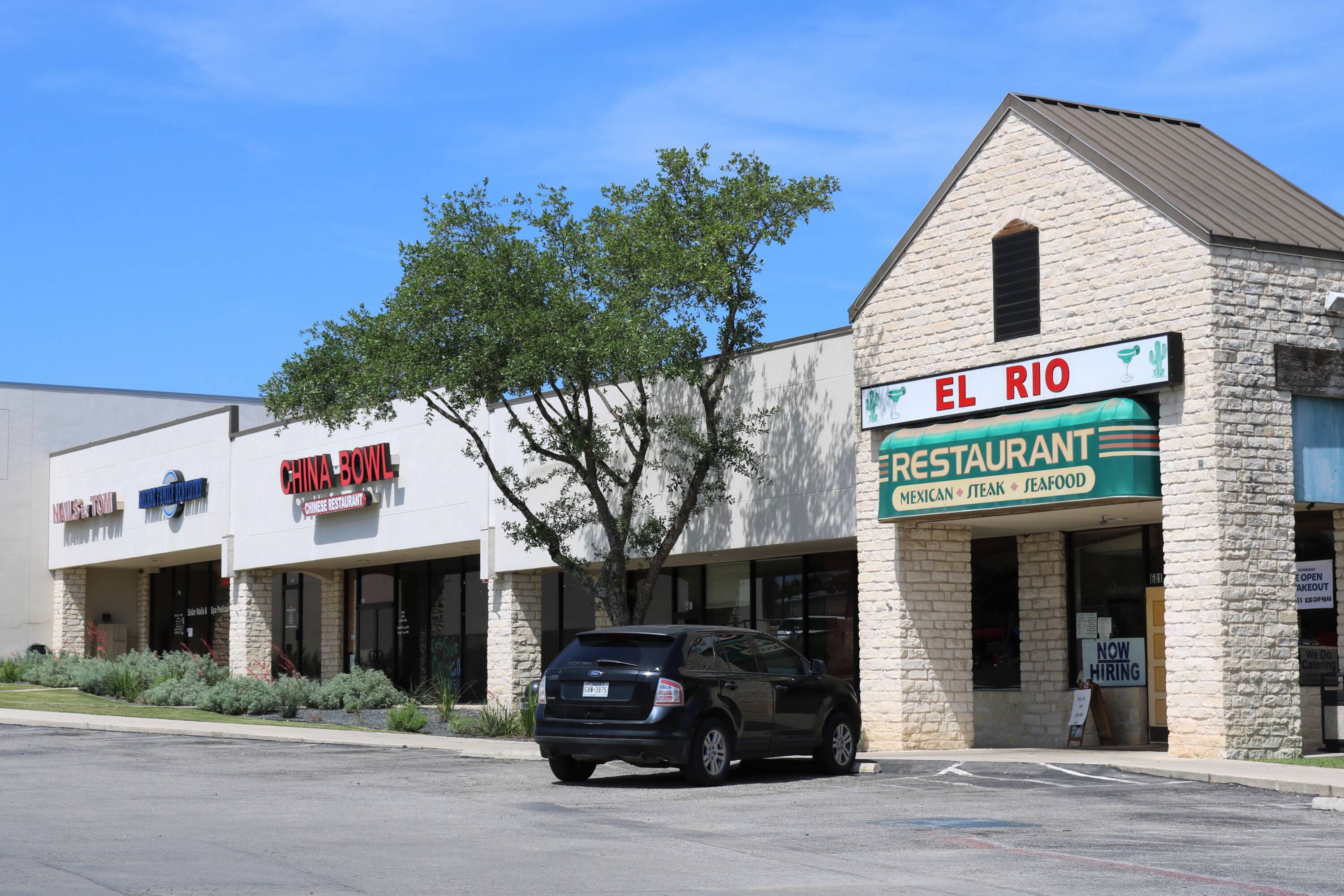 1351 S Main St, Boerne, TX 78006 | Crexi.com