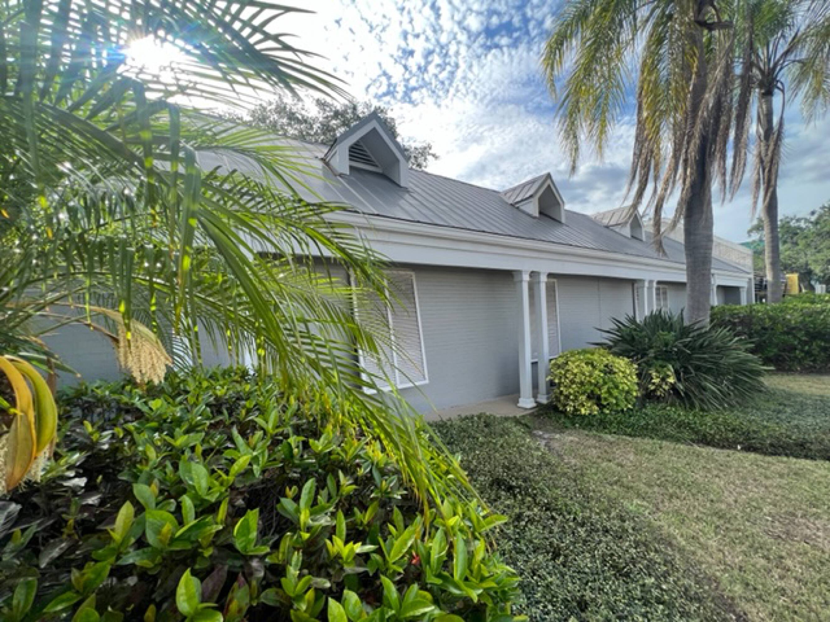 1428 S TAMIAMI TRL Sarasota FL 34239-2901 APN: 2037-08-0035 | Crexi.com