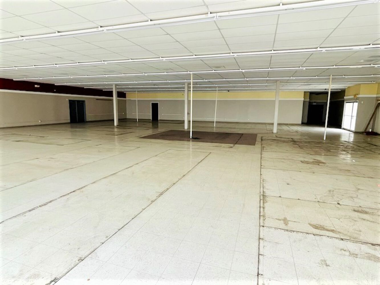 505 N POPLAR ST Newton KS 67114-2126 APN: 094-17-0-30-09-001.00-0 ...