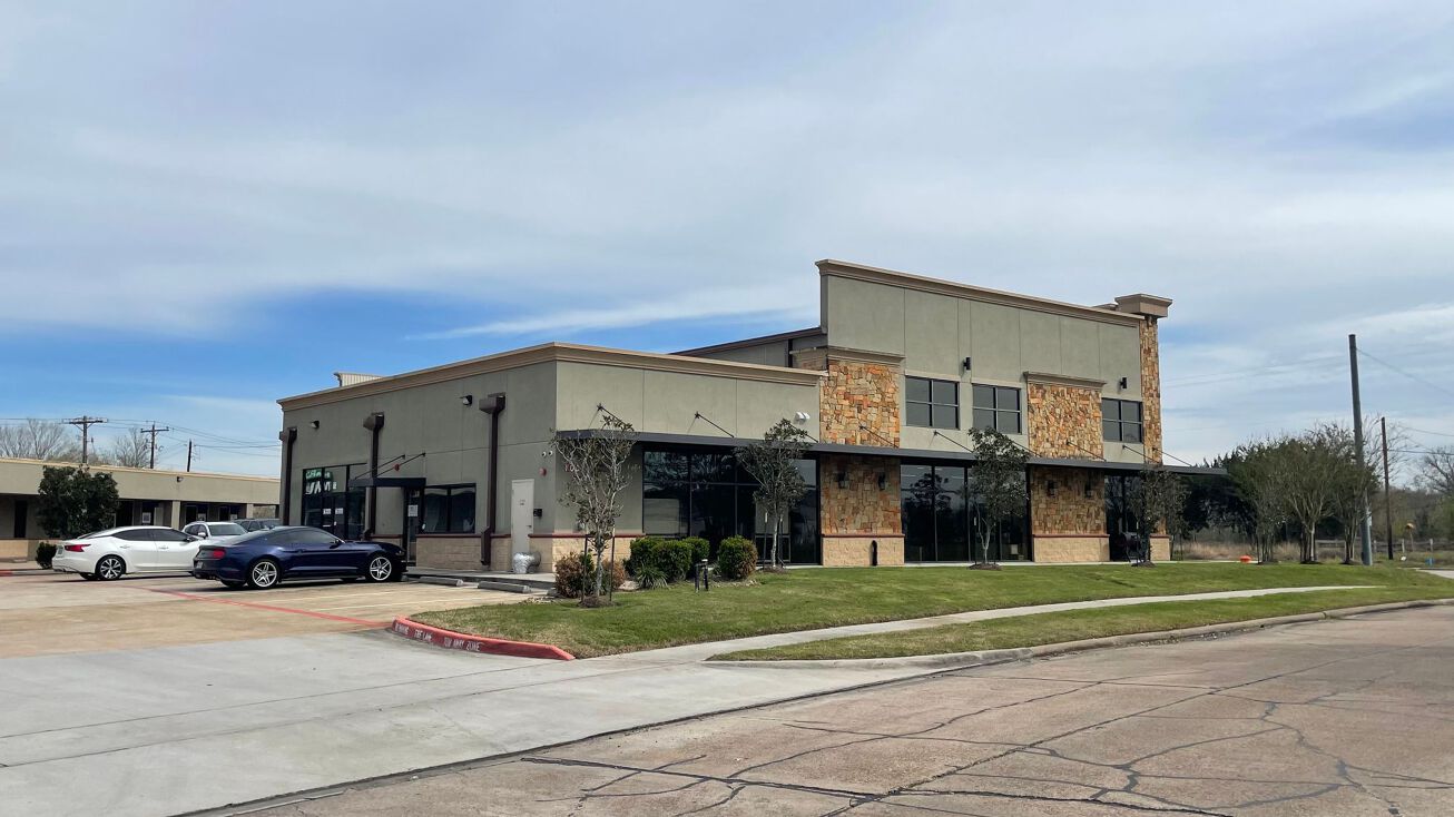 Pictures of Retail property located at 3800 FM 528 RD E, Friendswood ...