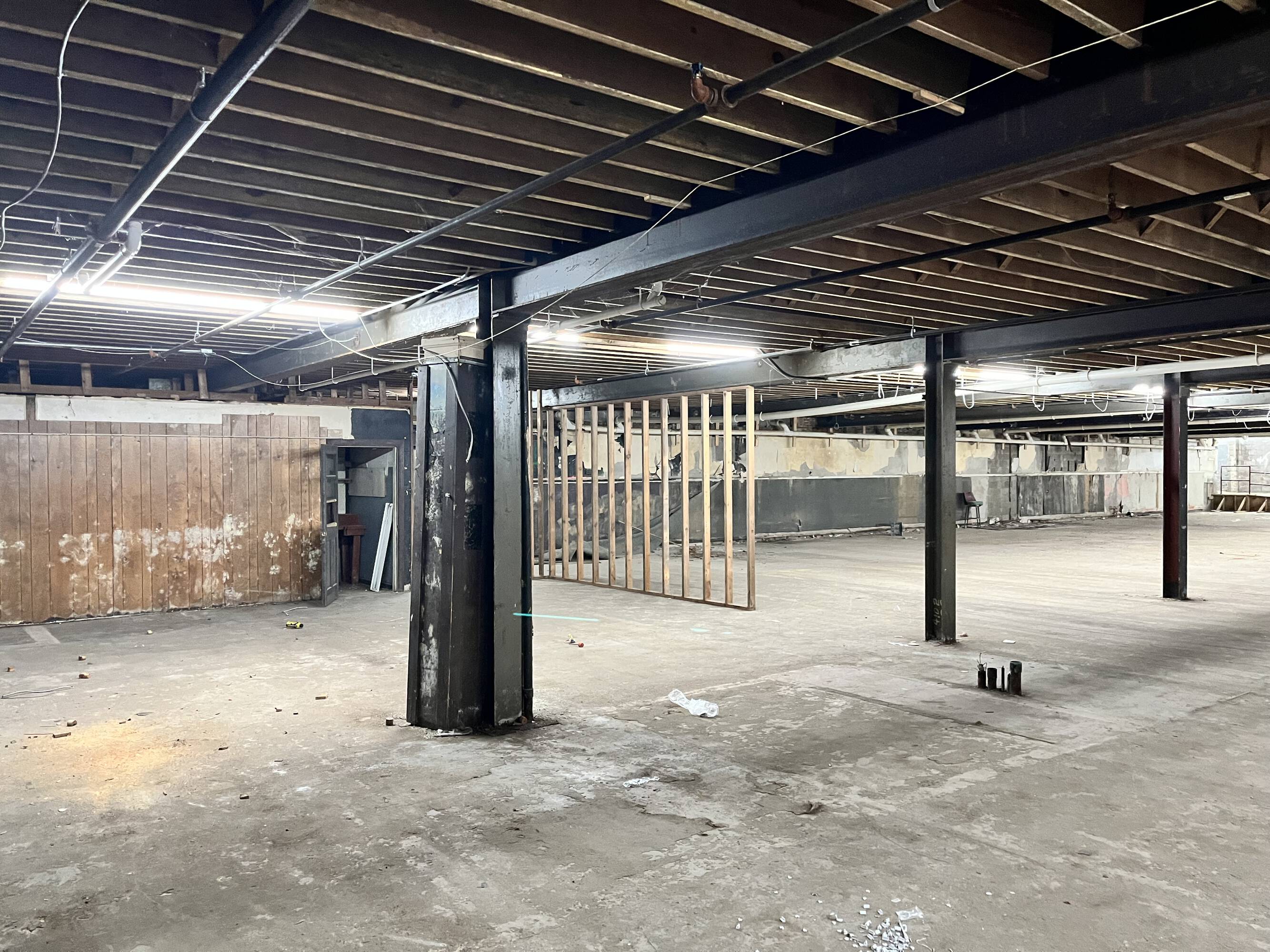 711 E Main St, Geneva, OH 44041 | Crexi.com