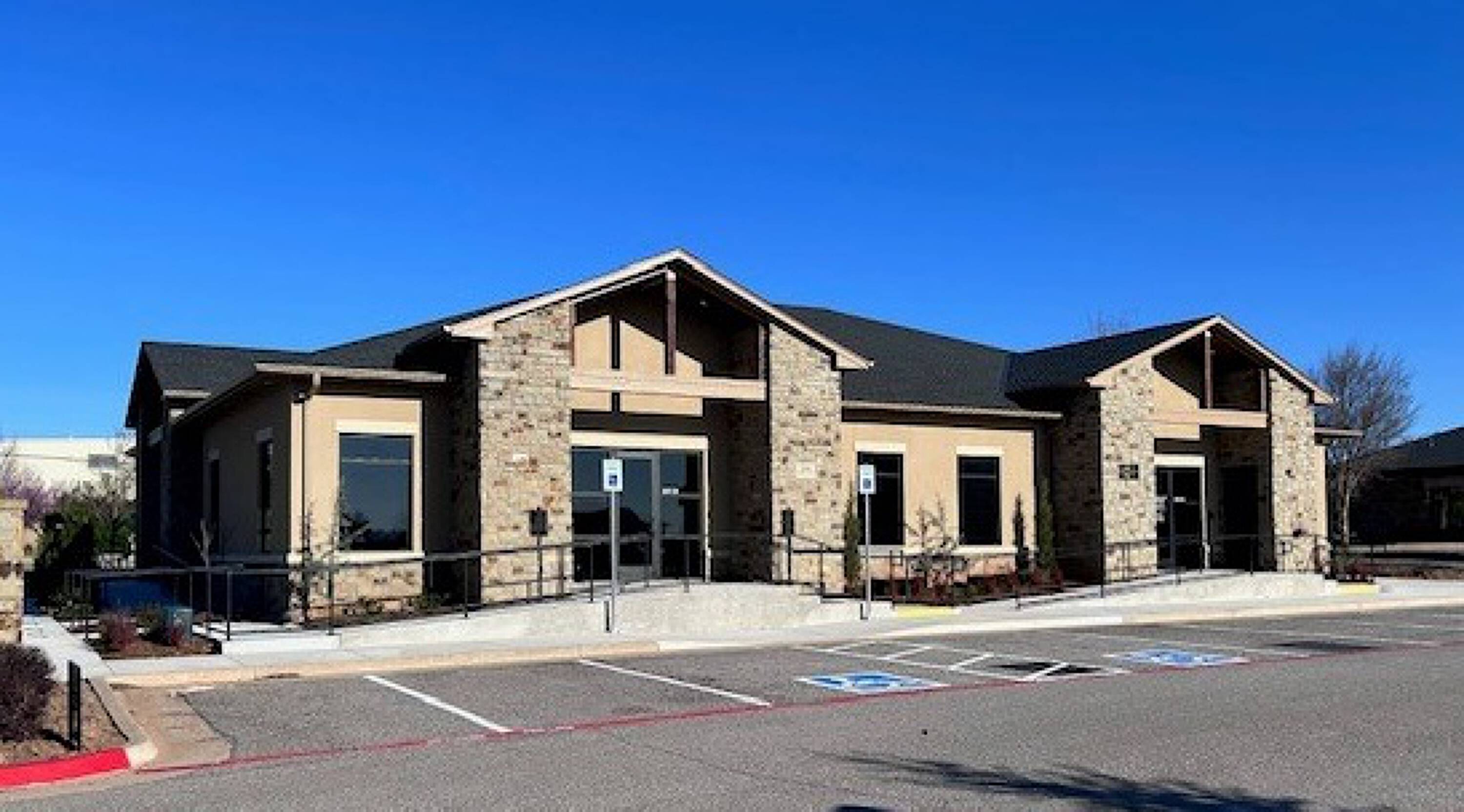 2451 S Kelly Ave, Edmond, OK 73013 | Crexi.com