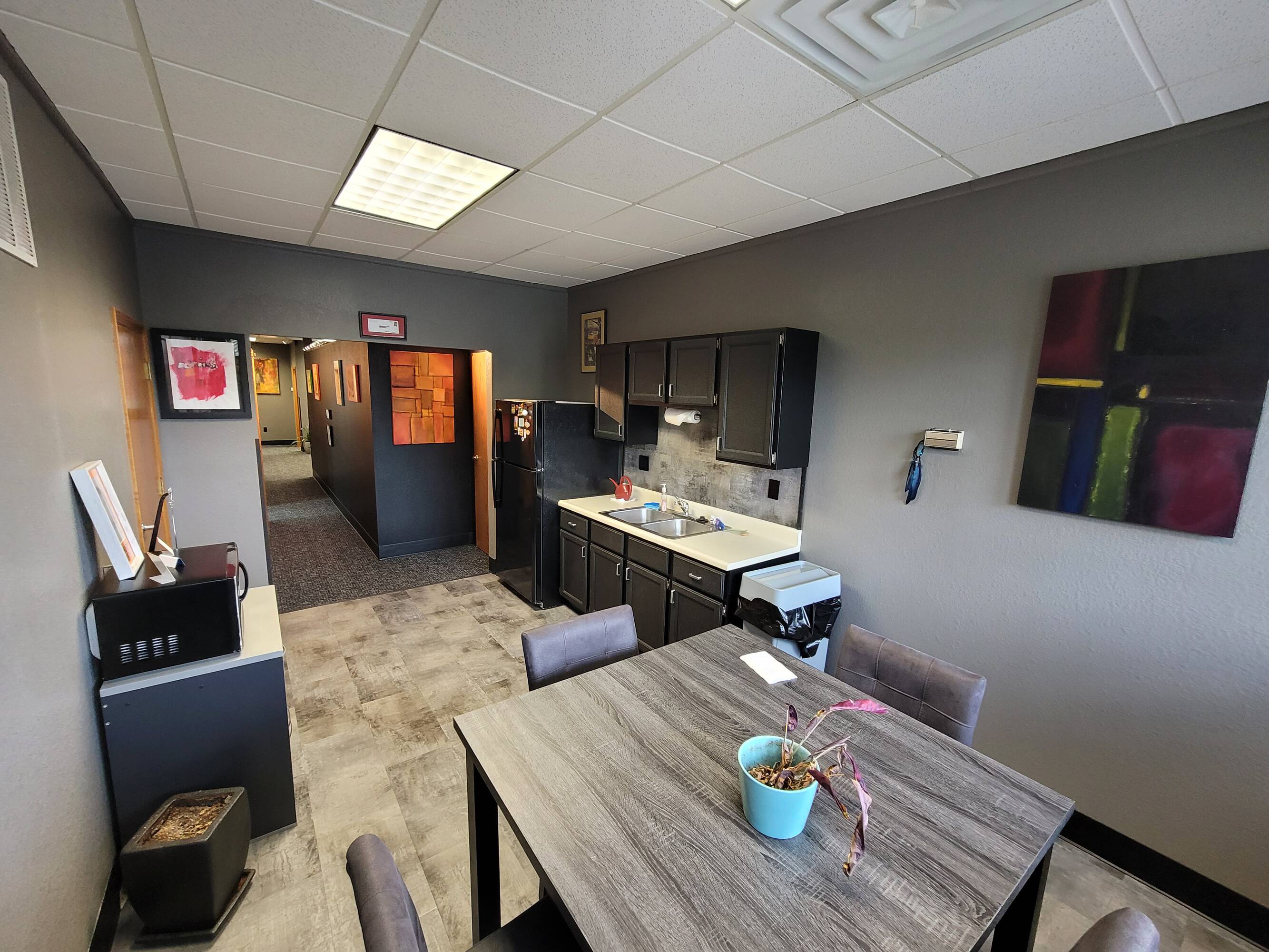 2900 SW Wanamaker Dr, Topeka, KS 66614 | Crexi.com