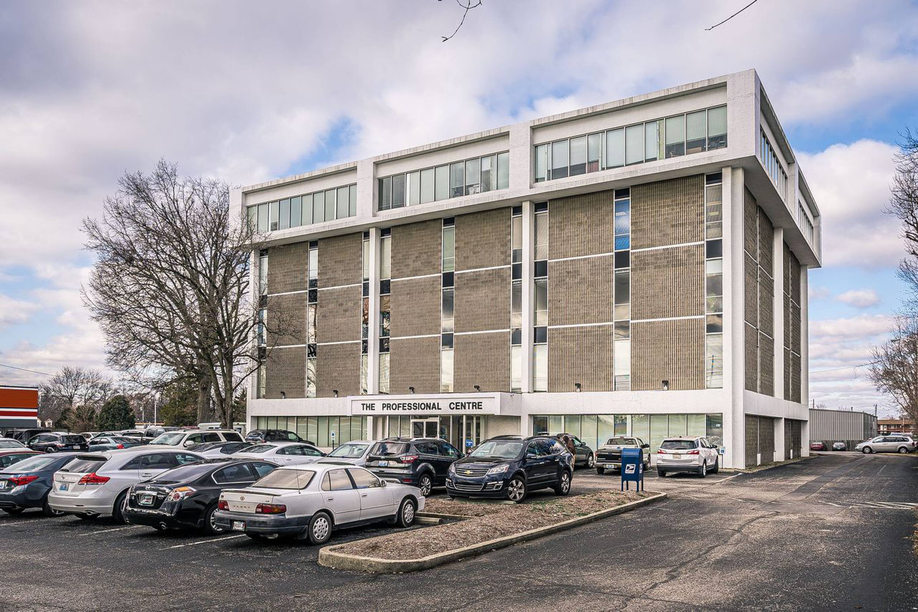 3934 DIXIE HWY Shively KY 40216-4163 APN: 25101504890000 | Crexi.com