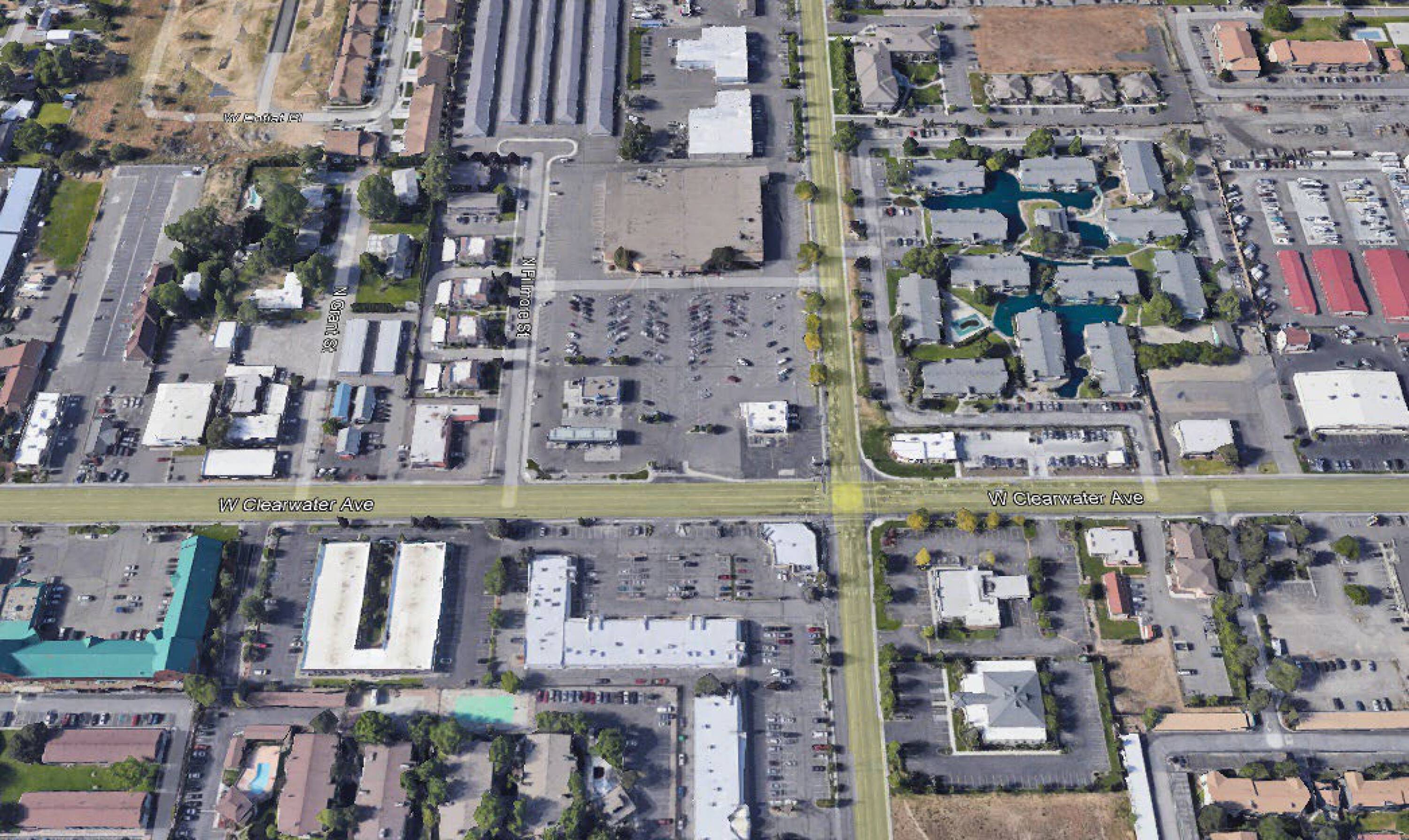 5211 W CLEARWATER AVE Kennewick WA 99336-1907 APN: 104892010424006 ...
